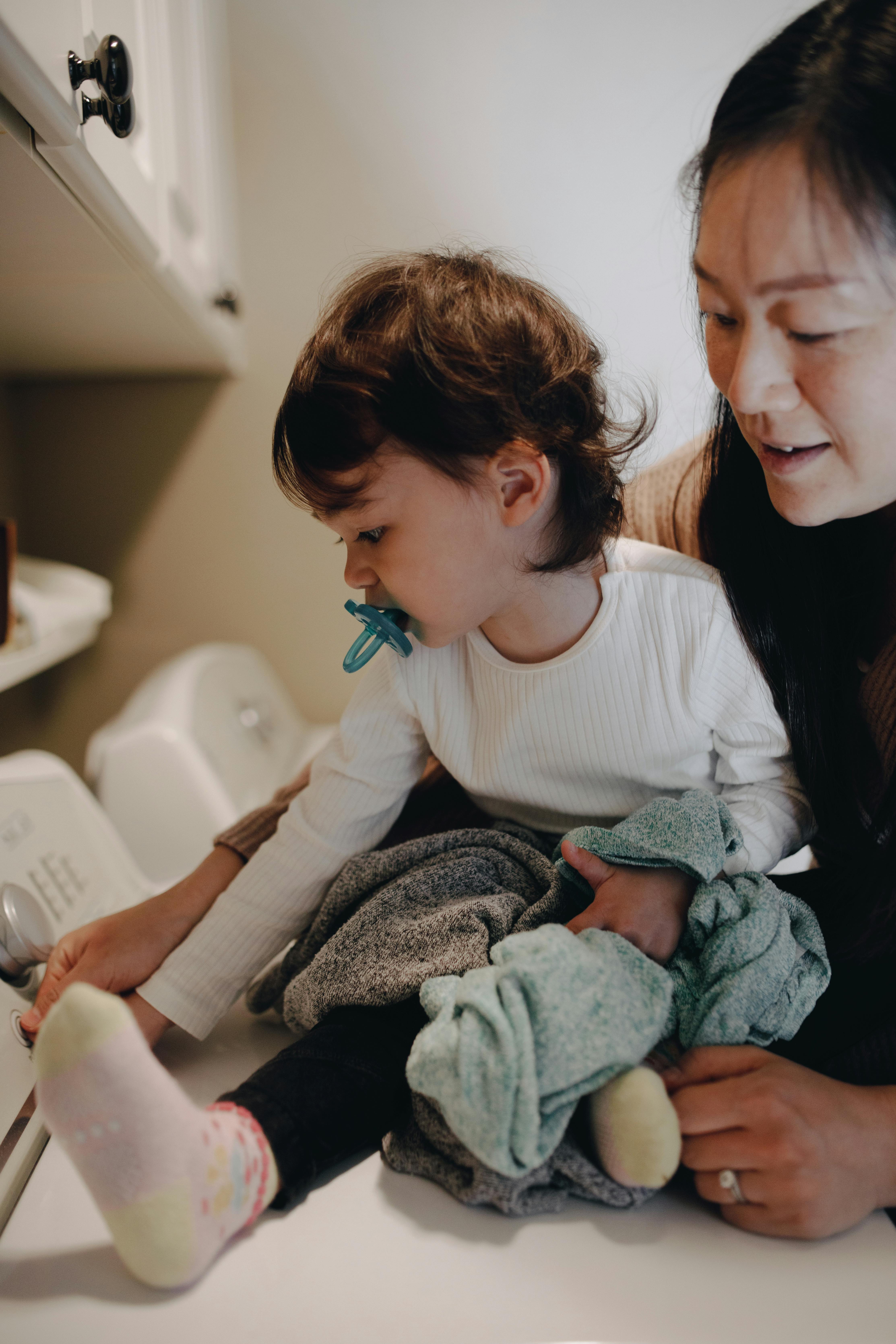 Child Taking Caring Photos, Download The BEST Free Child Taking Caring ...