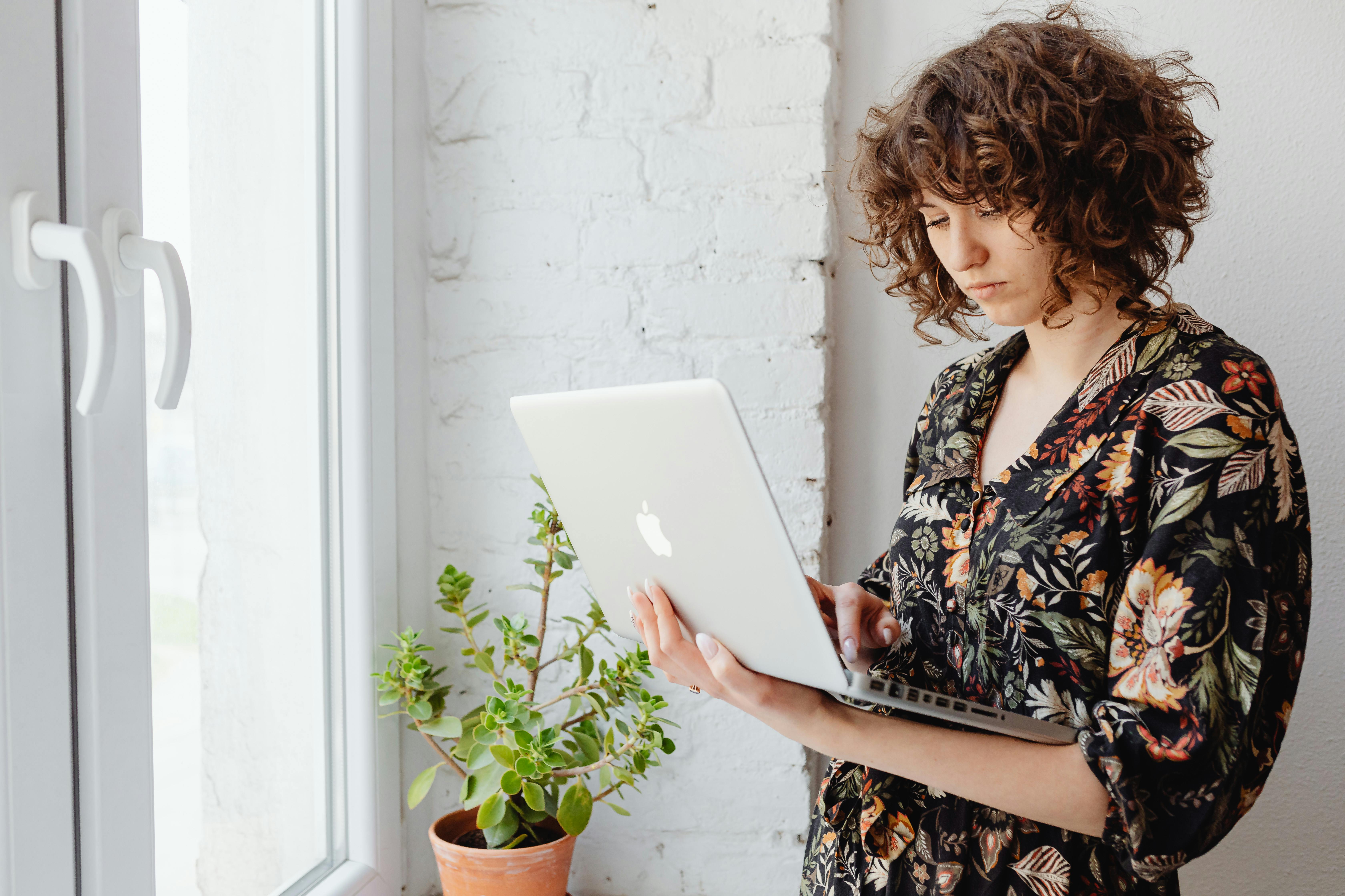 40,000+ Best Standing Photos · 100% Free Download · Pexels Stock Photos