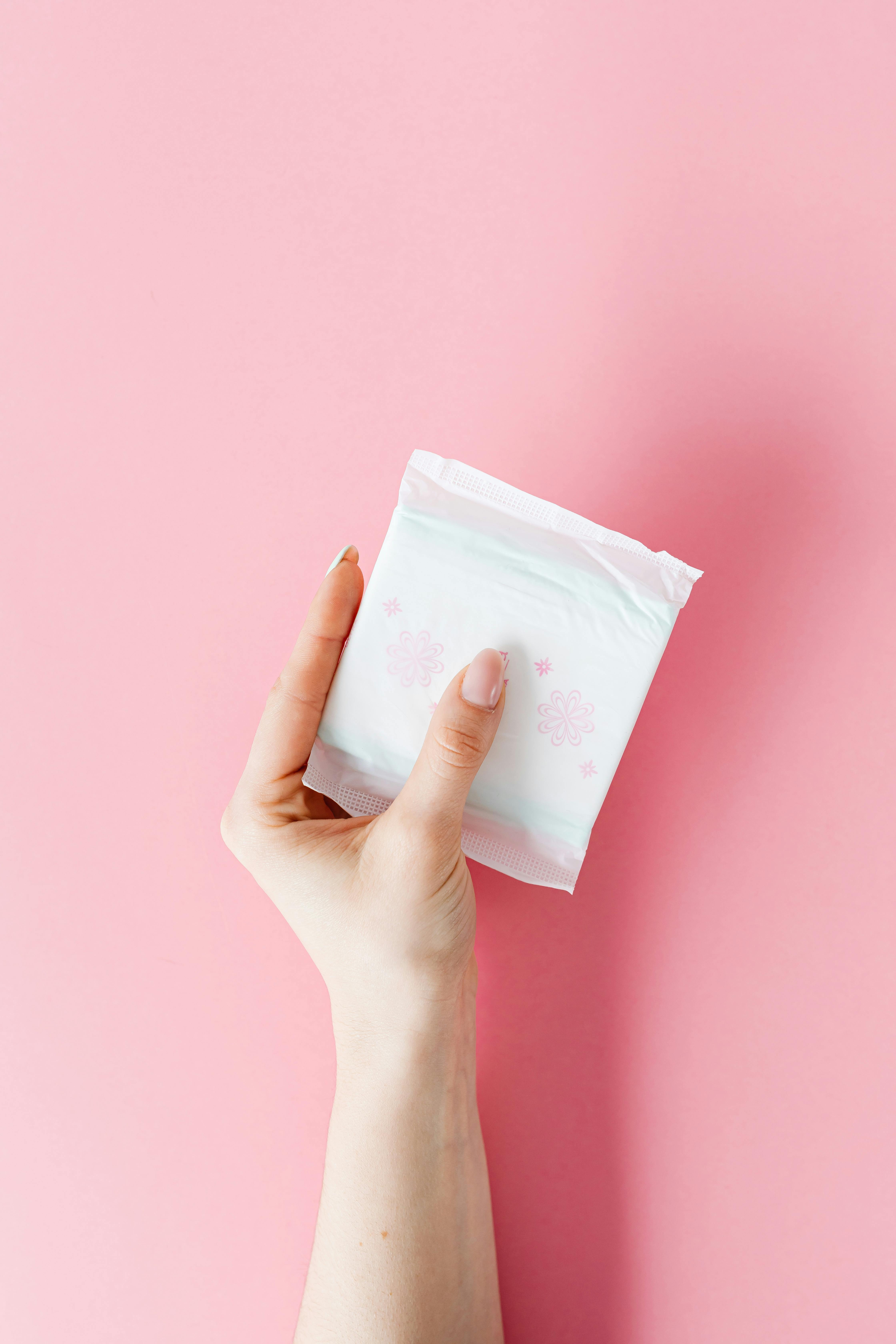 Hand Holding Napkin Photos, Download The BEST Free Hand Holding Napkin ...