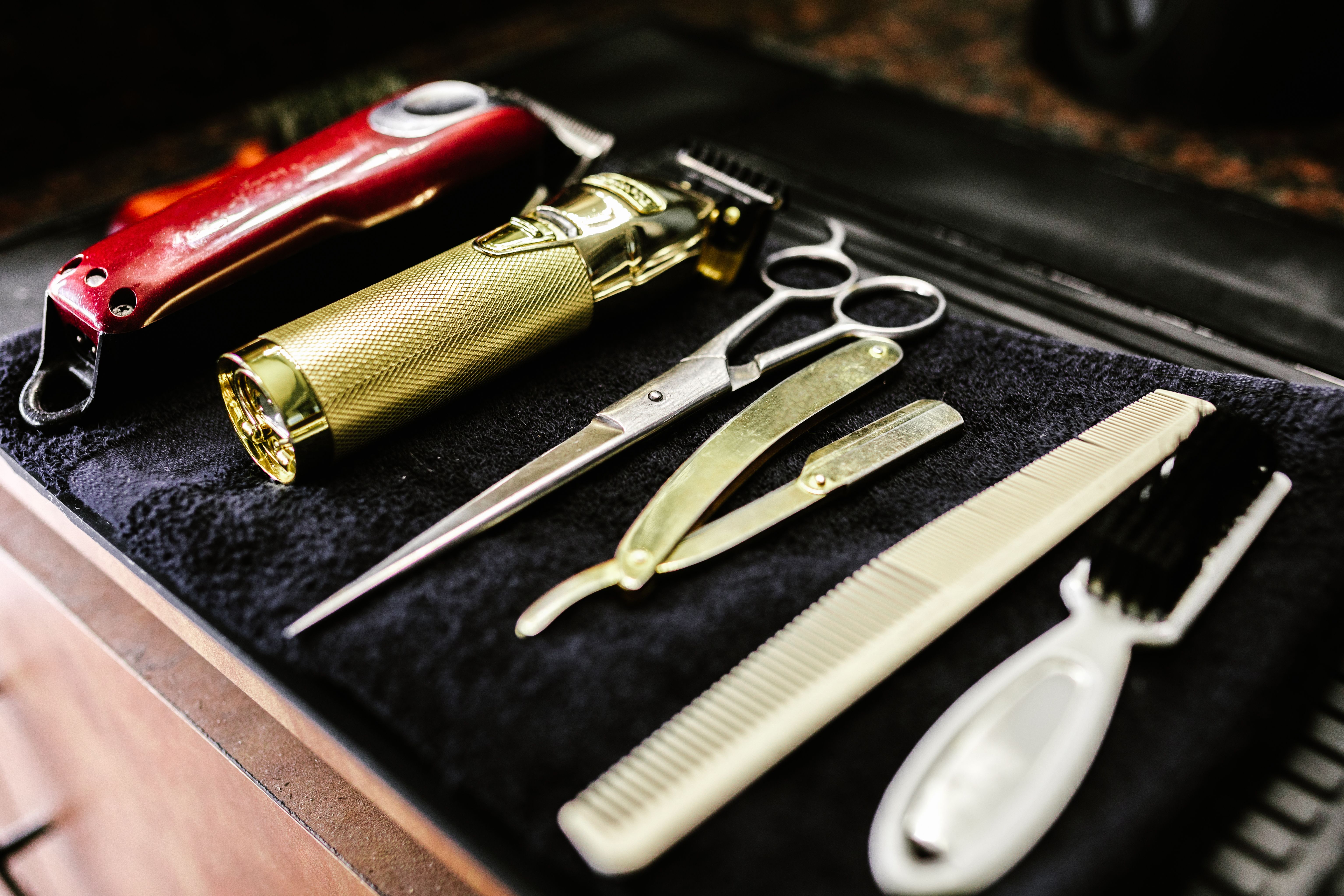 Close-Up Shot of Barbershop Tools · Free Stock Photo