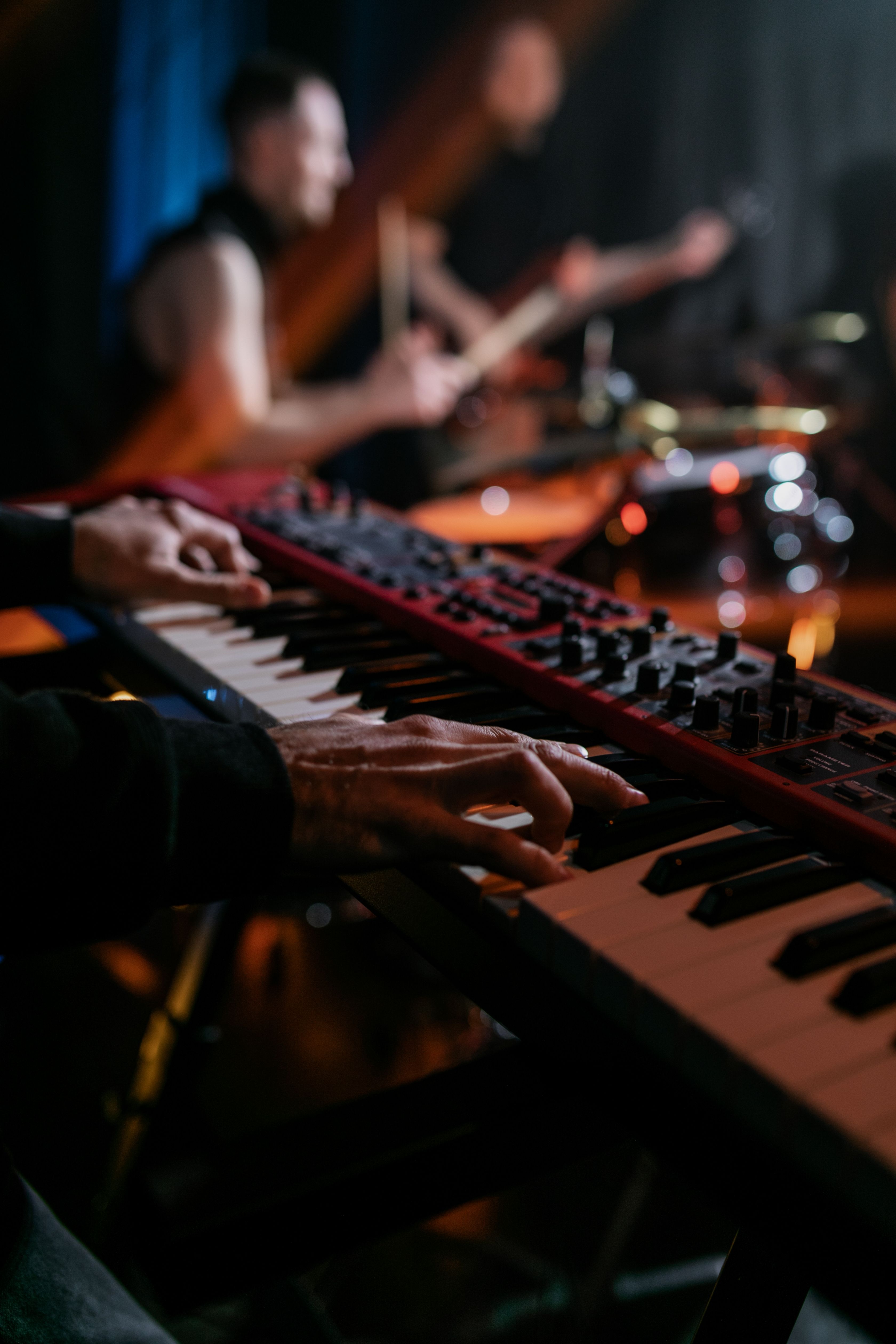 Man in Black Crew Neck T-shirt Playing Electric Keyboard · Free Stock Photo
