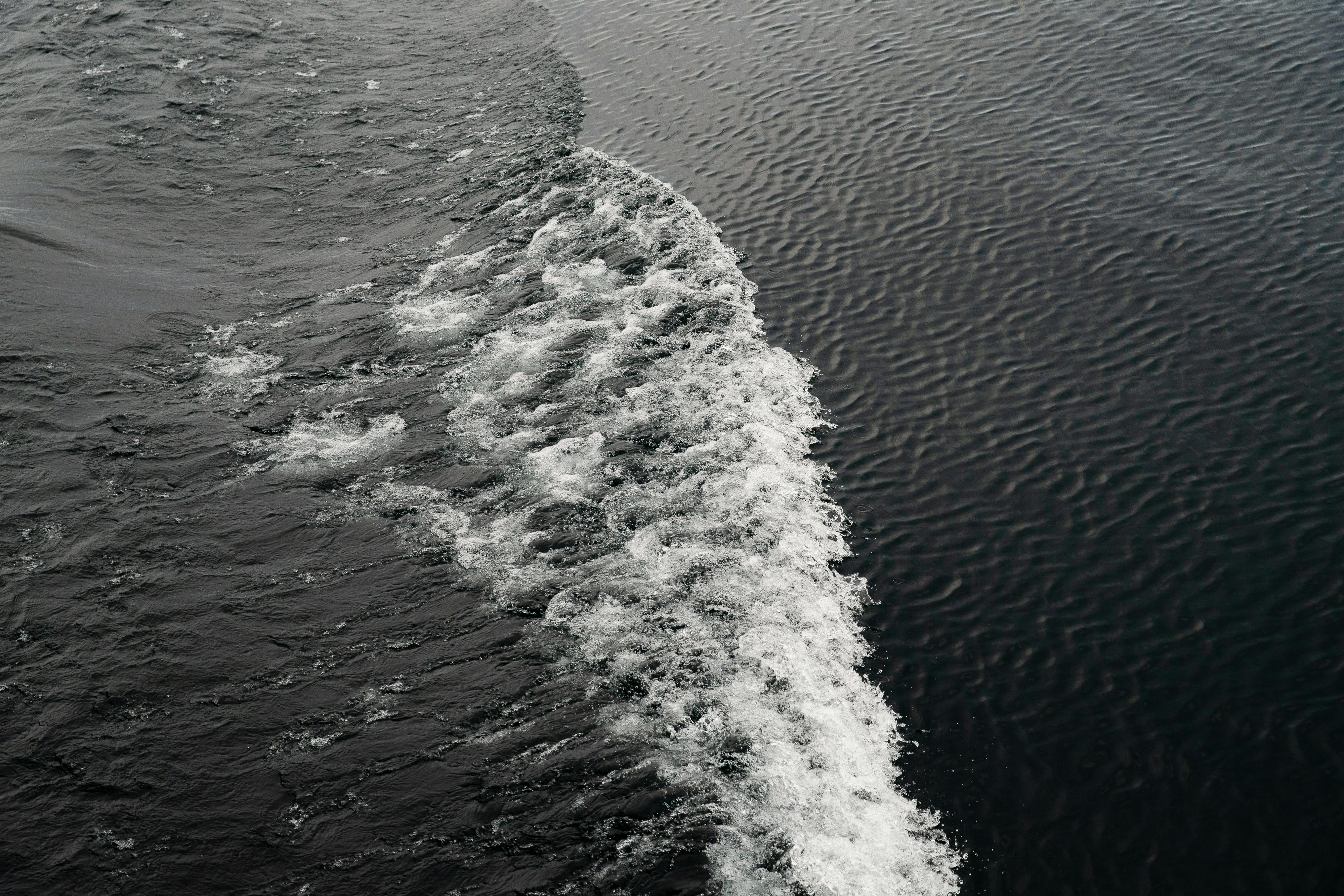 Bird's Eye View of Waves on an Ocean · Free Stock Photo