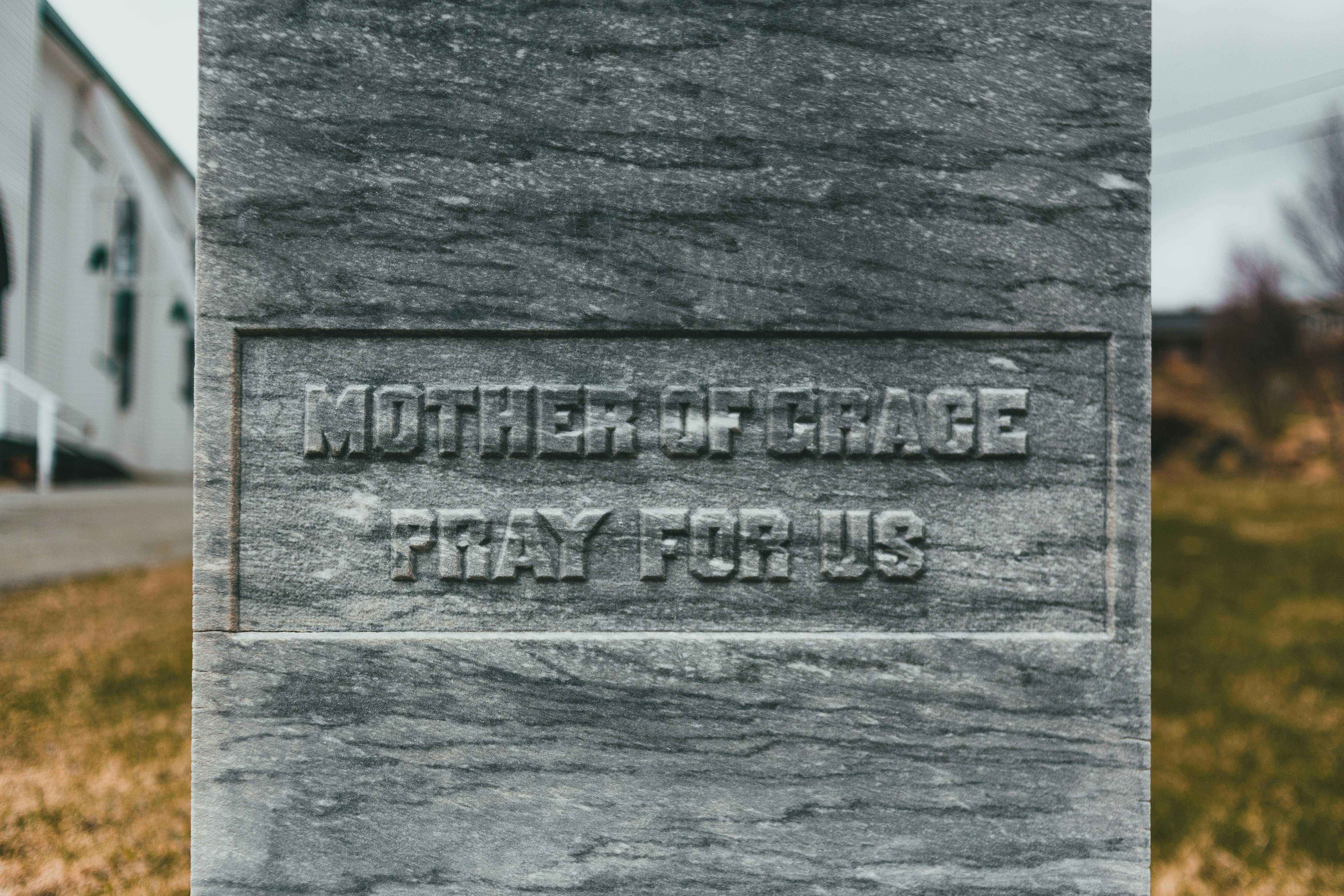 Gray Grave Stone on Green Field · Free Stock Photo