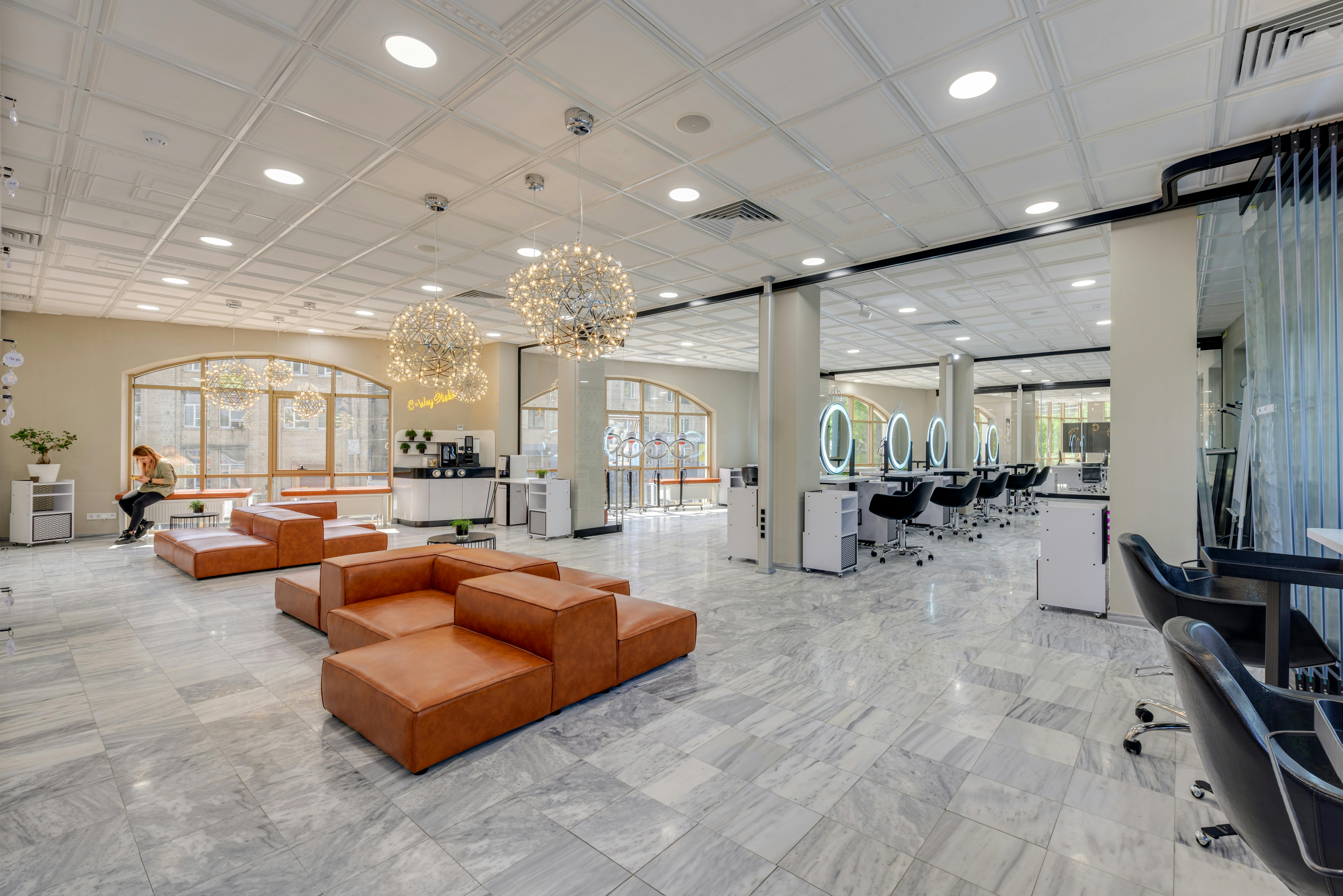 Wide Shot of a Beauty Salon · Free Stock Photo