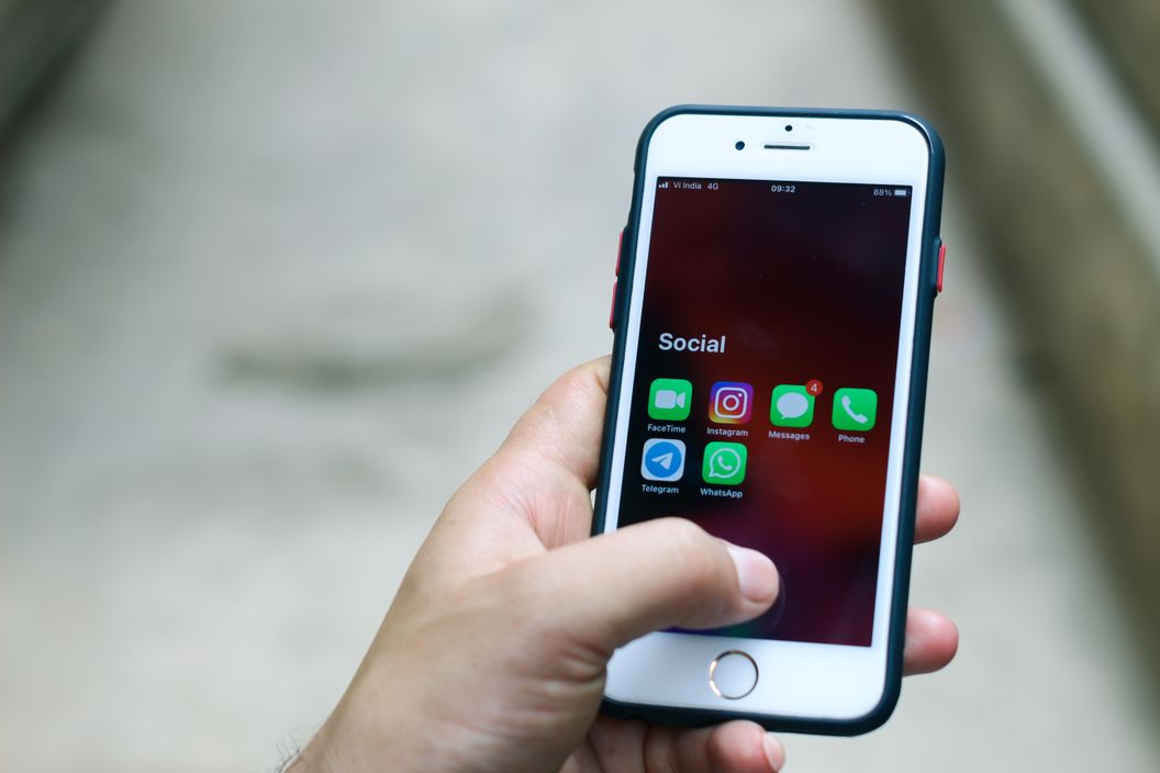How to Close Apps iPhone Easily on Old and New Devices