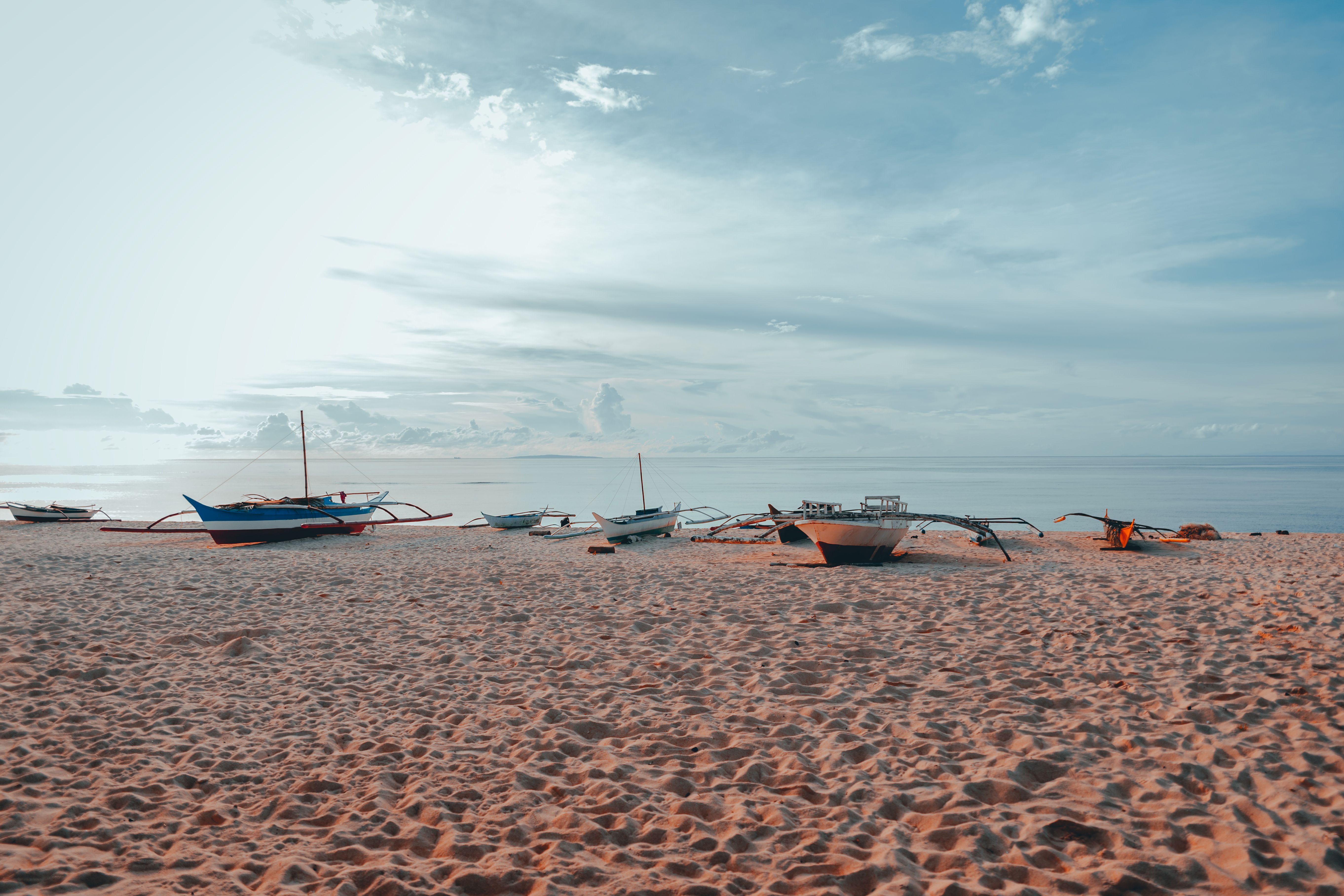 Boat on Shore · Free Stock Photo
