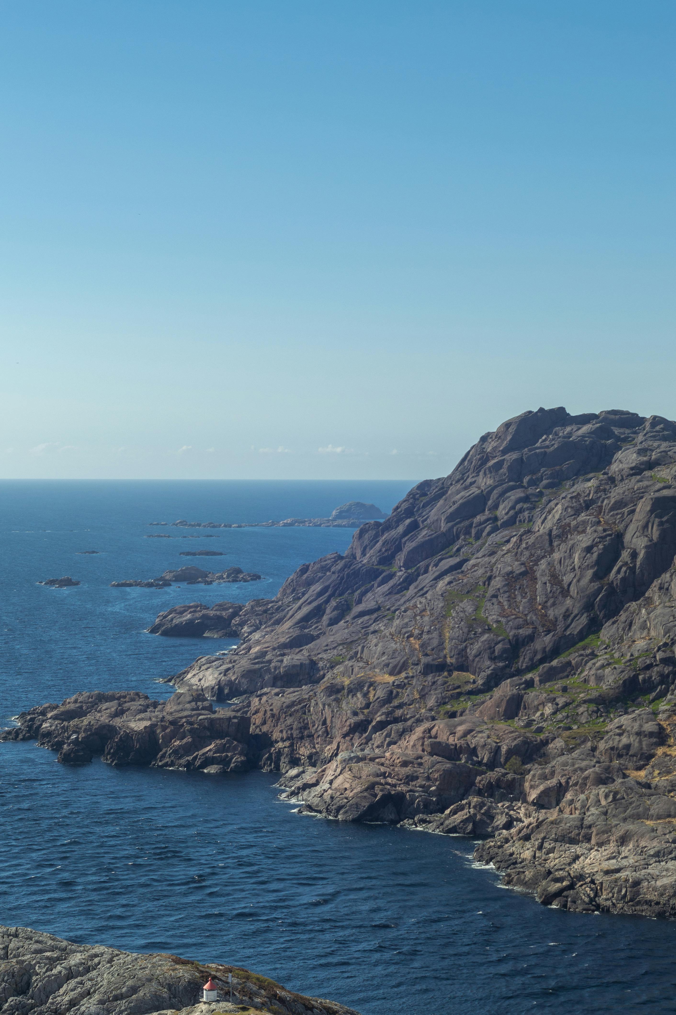 Ocean View Under the Blue Sky · Free Stock Photo