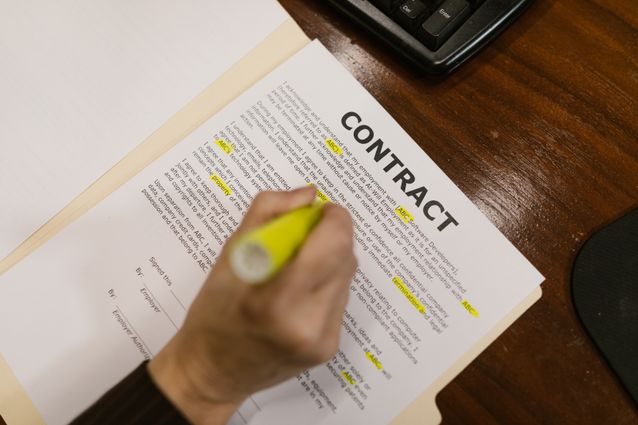 Contract Clauses Explained: Key Features & Best Practices
