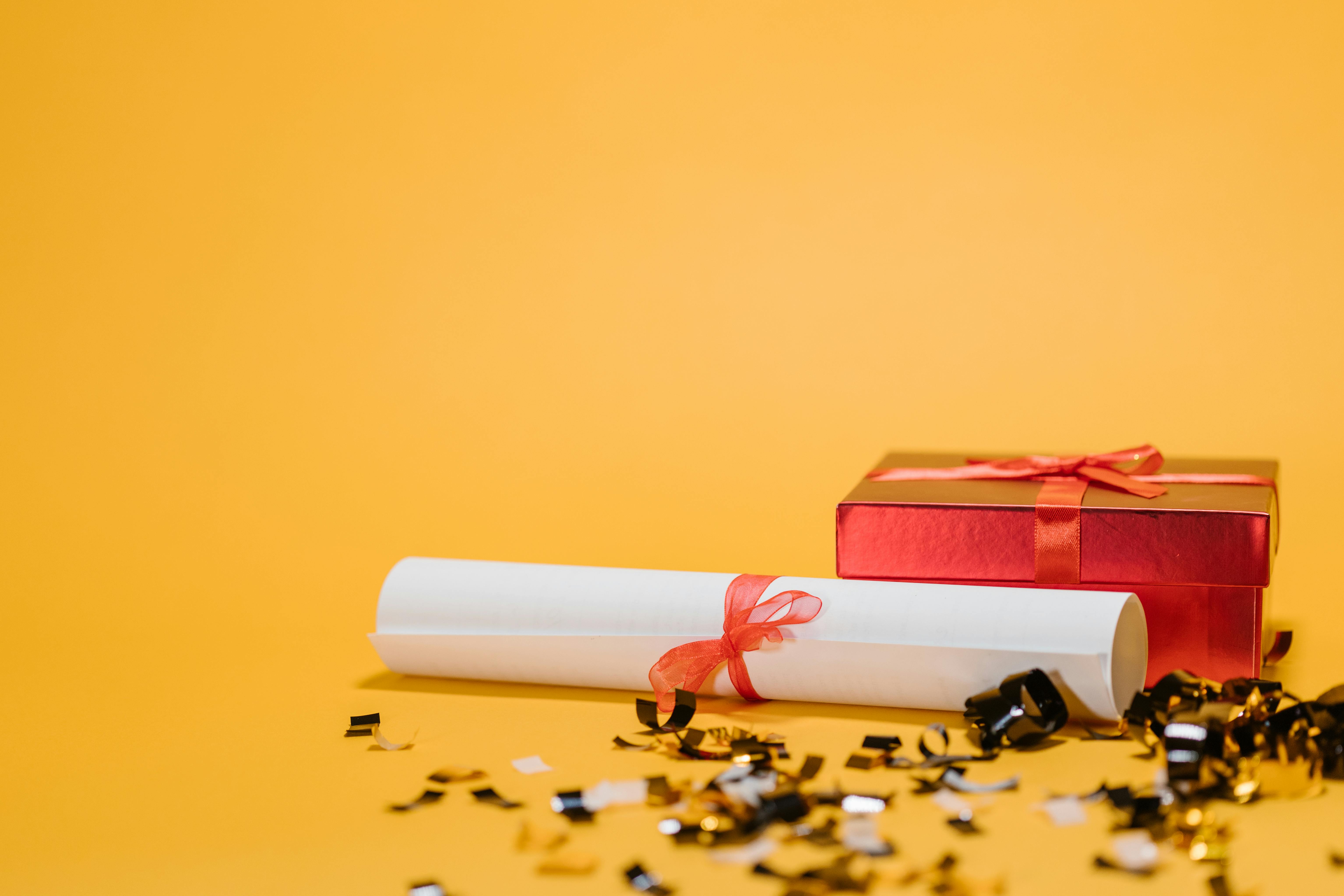 Graduation Gift Photos, Download The BEST Free Graduation Gift Stock ...