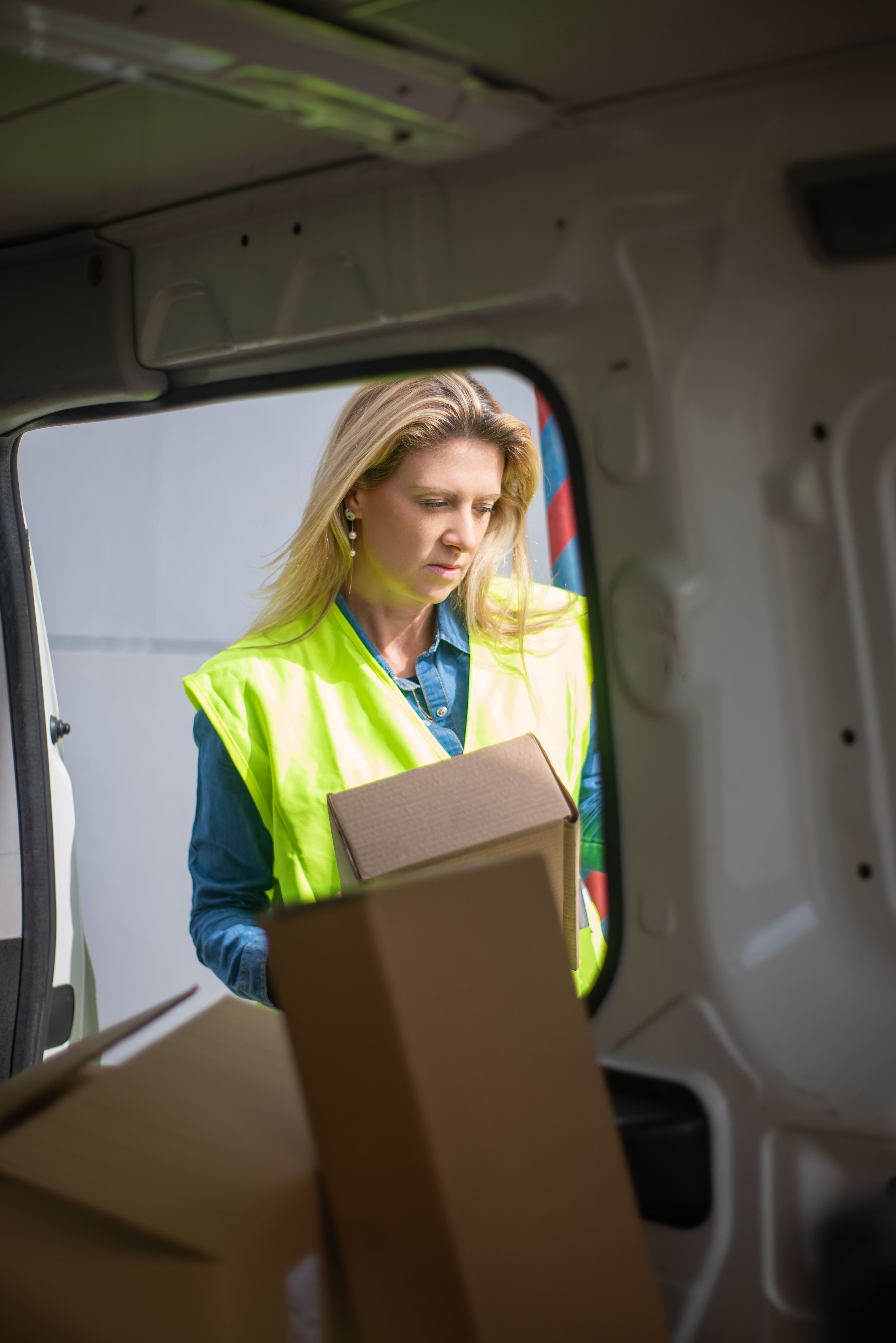 3,000+ Best Courier Delivery Photos · 100% Free Download · Pexels Stock ...