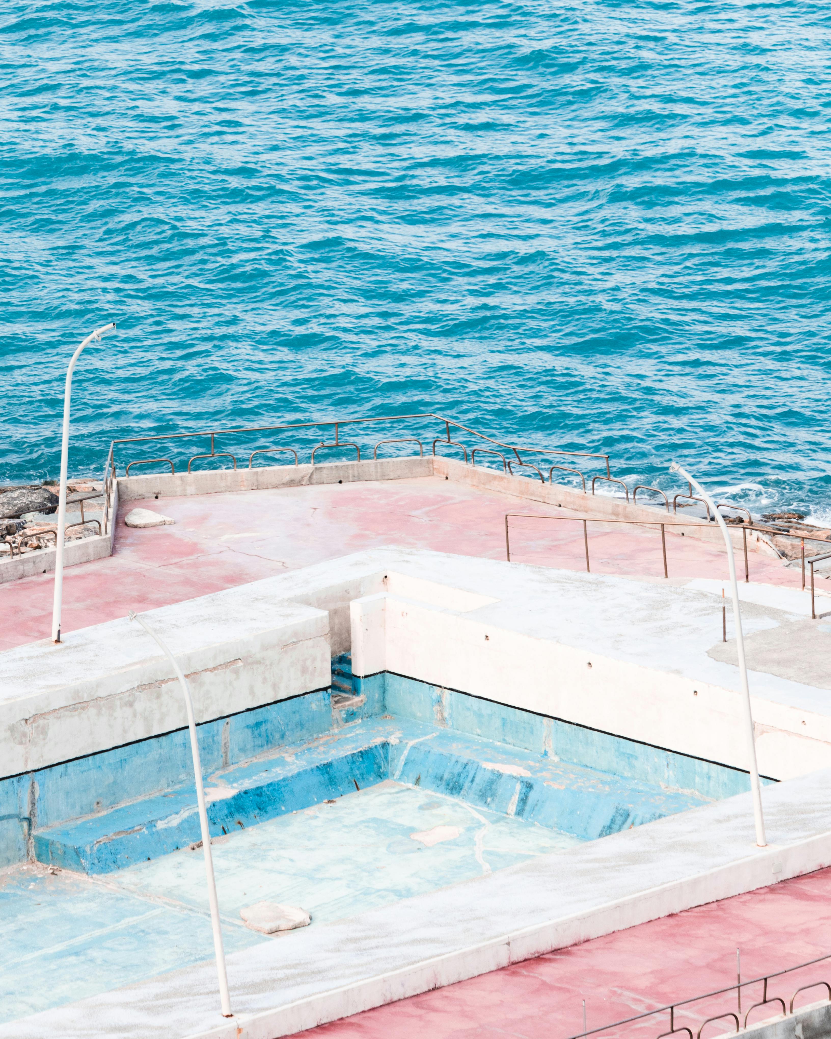 Empty Swimming Pool by the Sea · Free Stock Photo