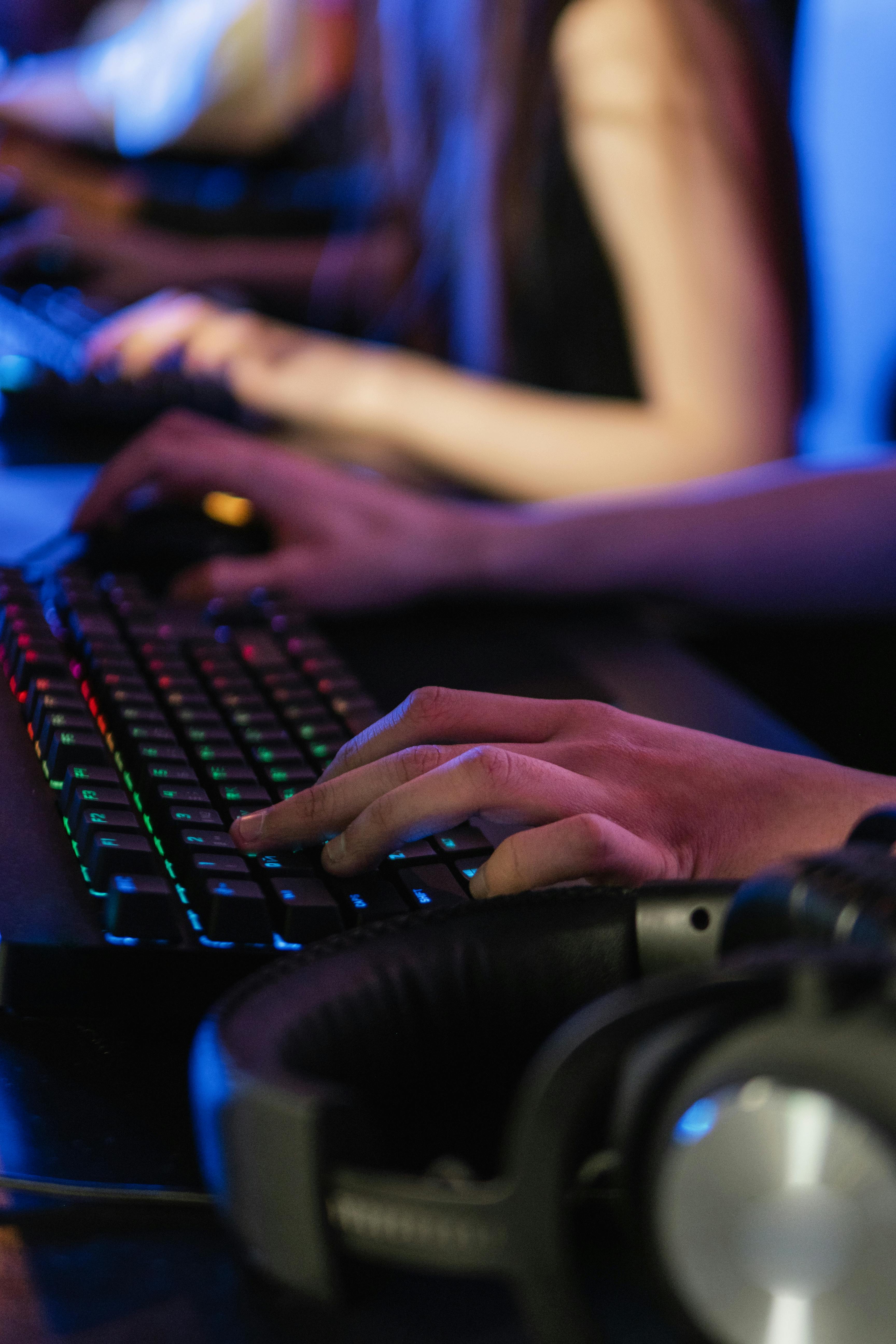 A Person's Hand while Gaming · Free Stock Photo