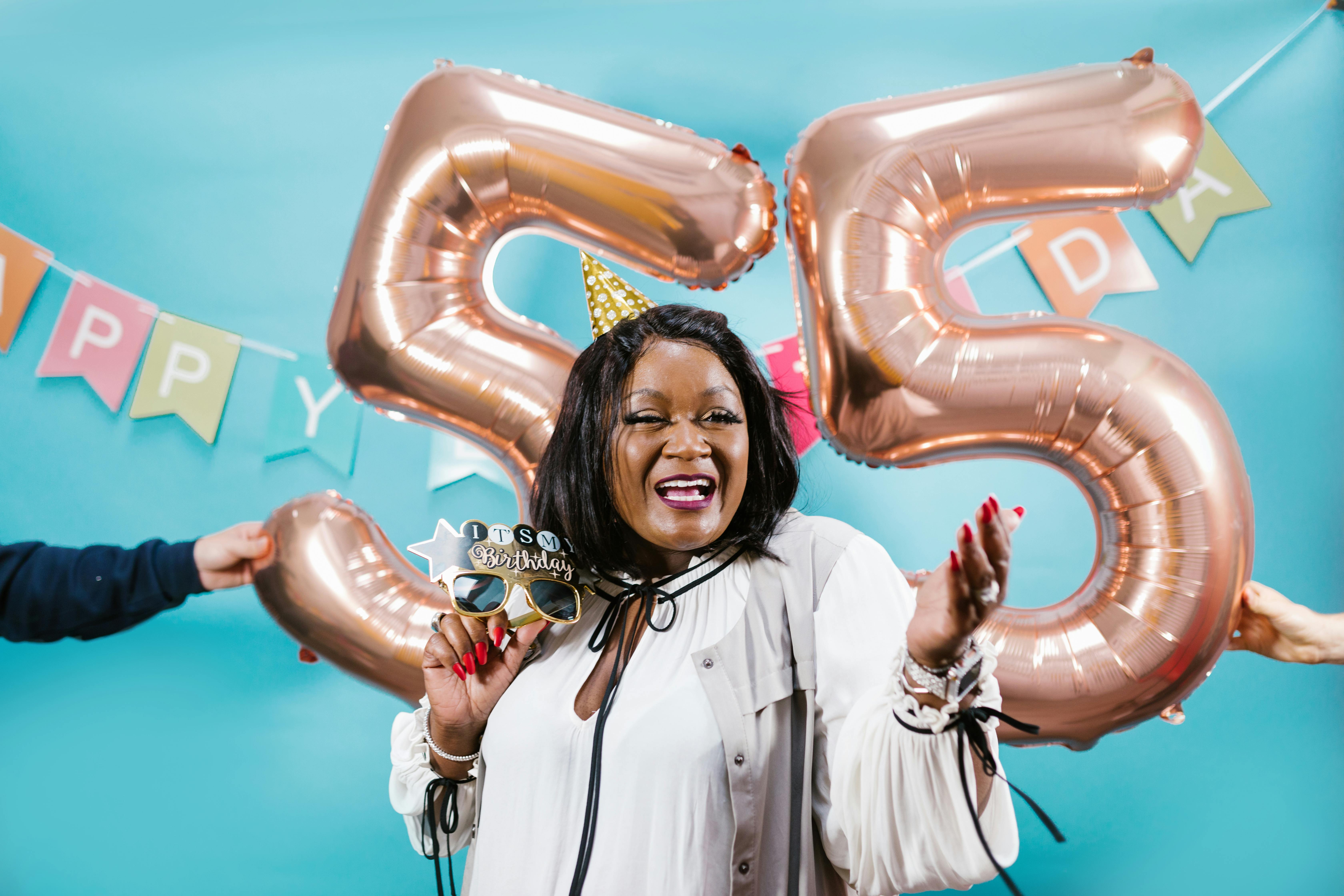 Birthday Pose Photos, Download The BEST Free Birthday Pose Stock Photos ...