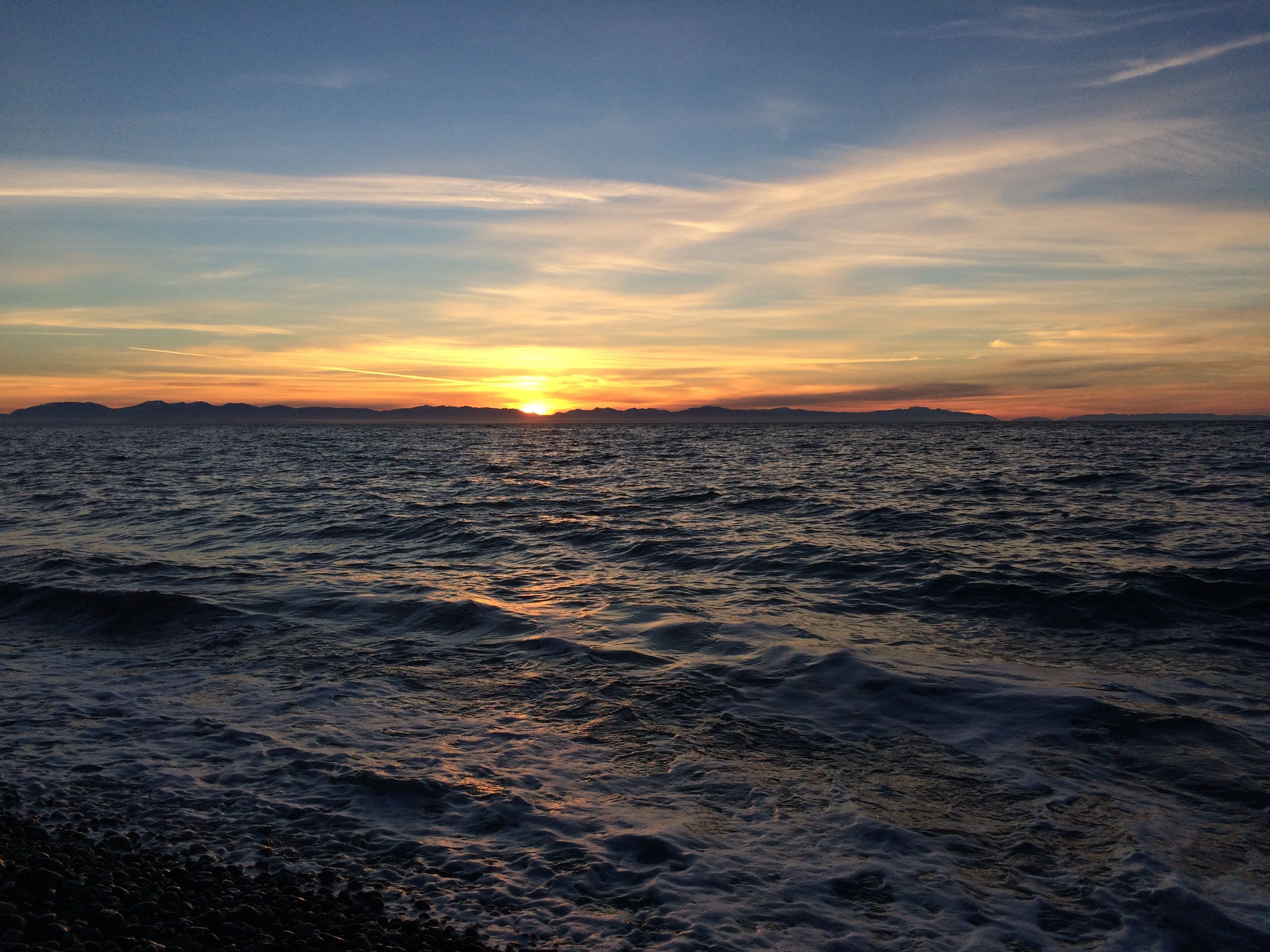 Wavy Sea and Horizon · Free Stock Photo