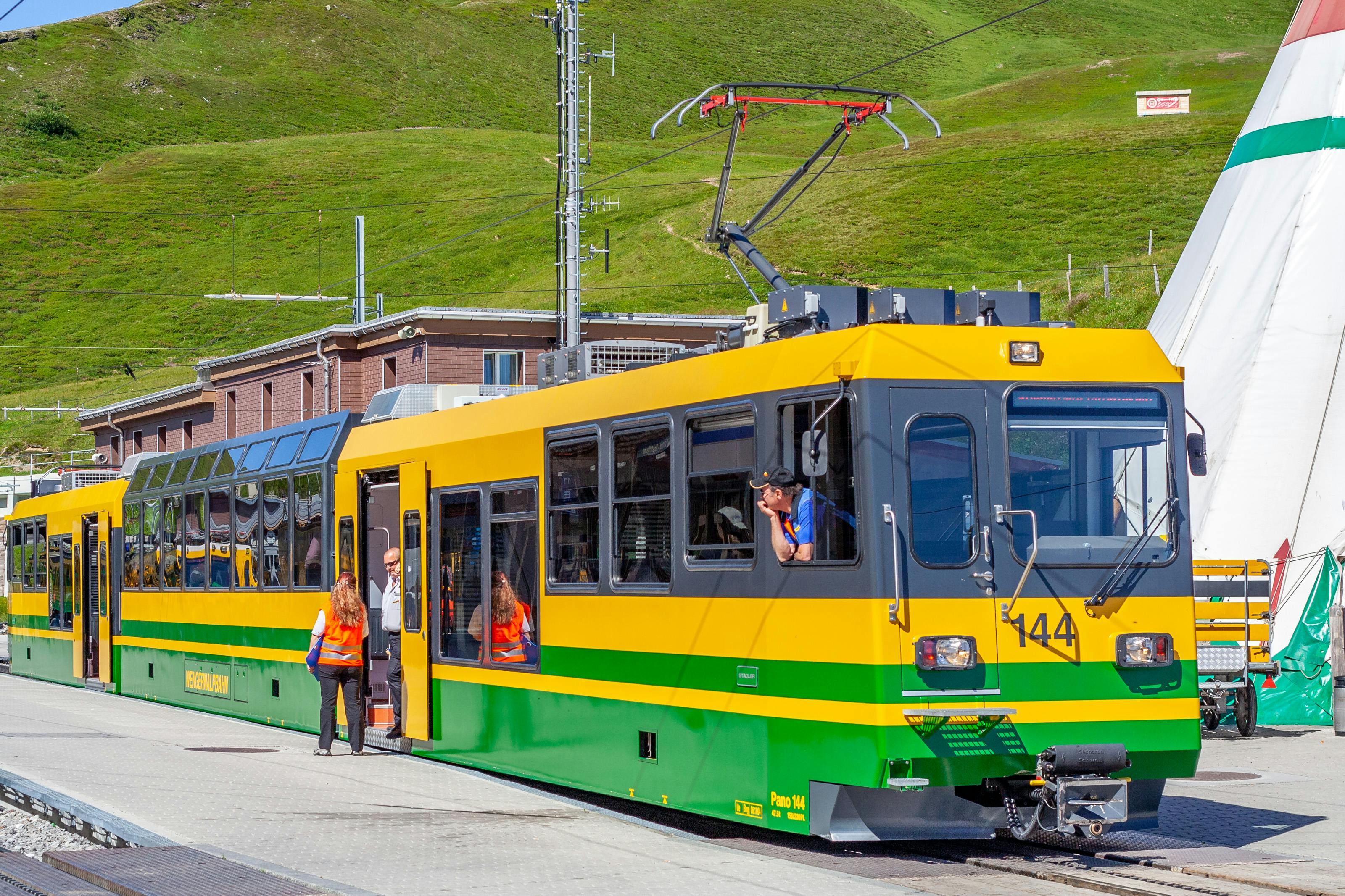 A Yellow and Green Train · Free Stock Photo