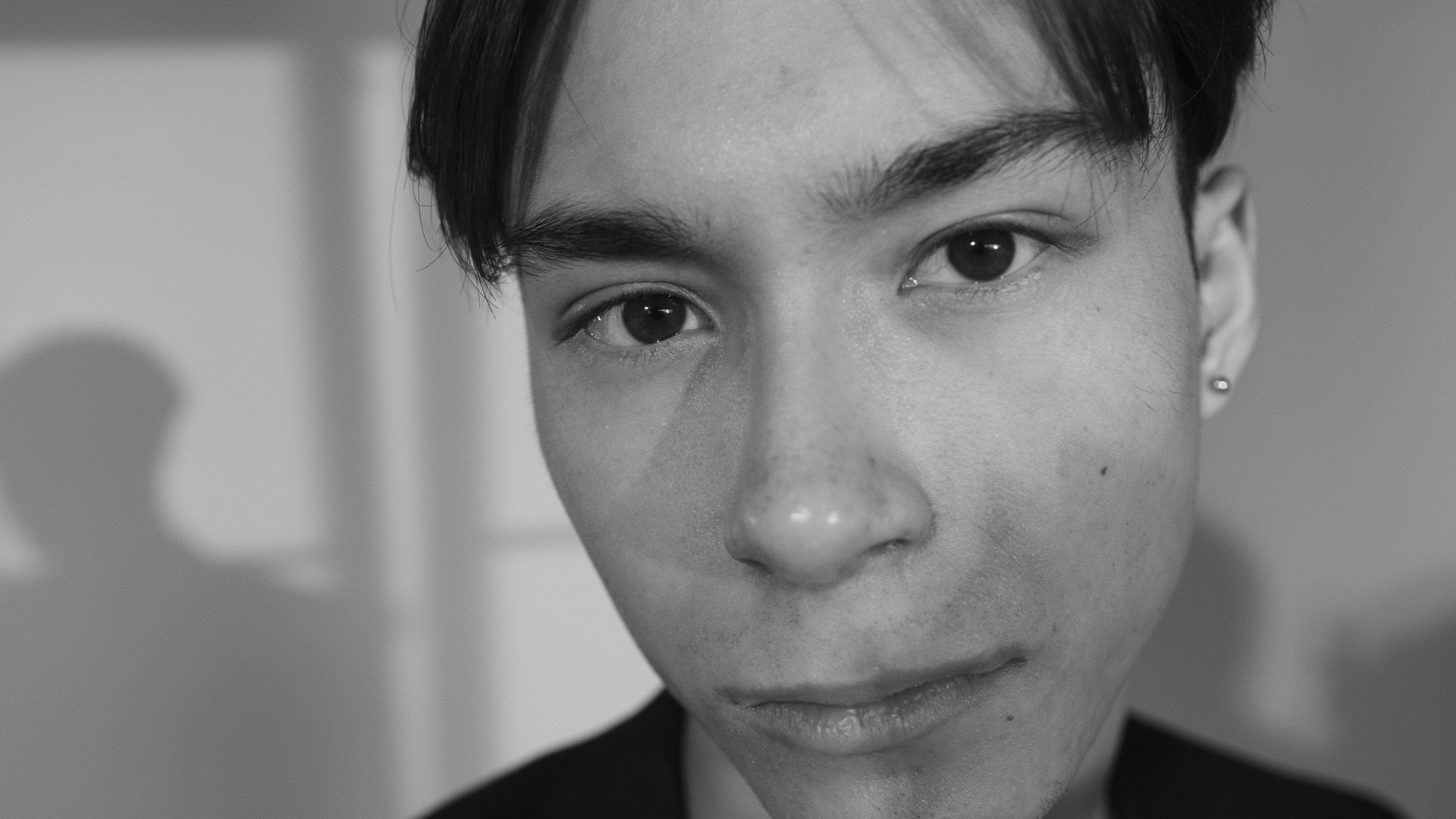Close-Up Shot of a Man's Face · Free Stock Photo