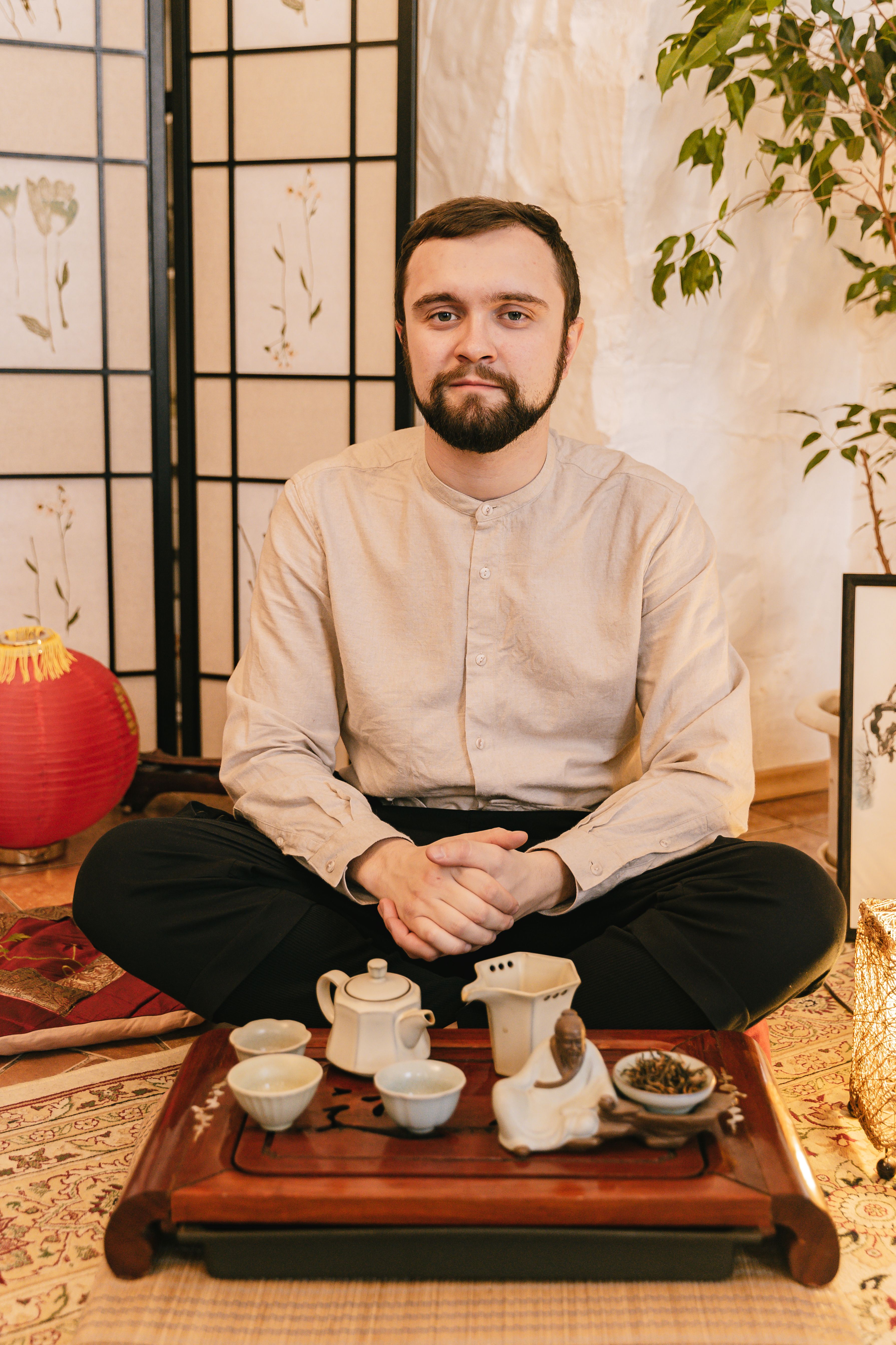 Man Sitting on the Floor · Free Stock Photo