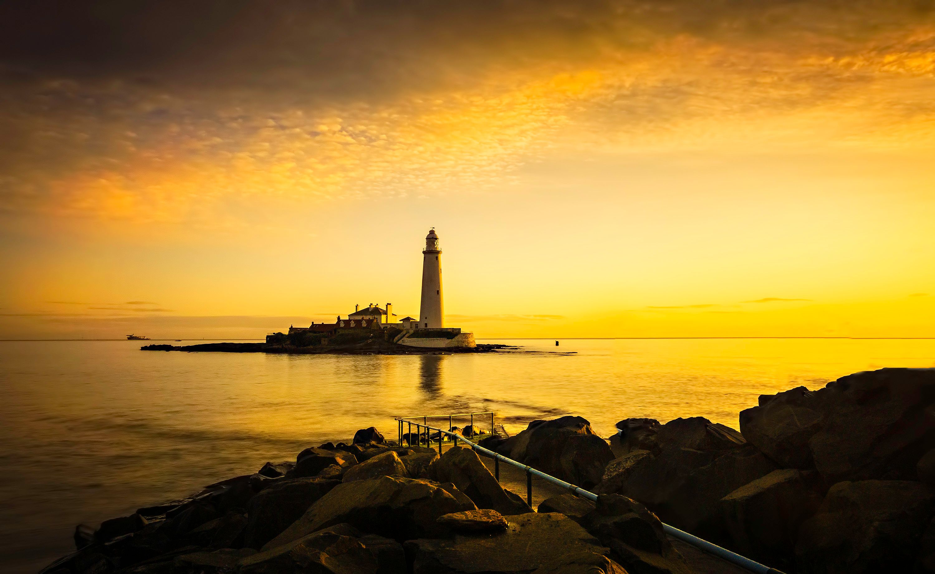 White Lighthouse in the Middle of the Ocean · Free Stock Photo