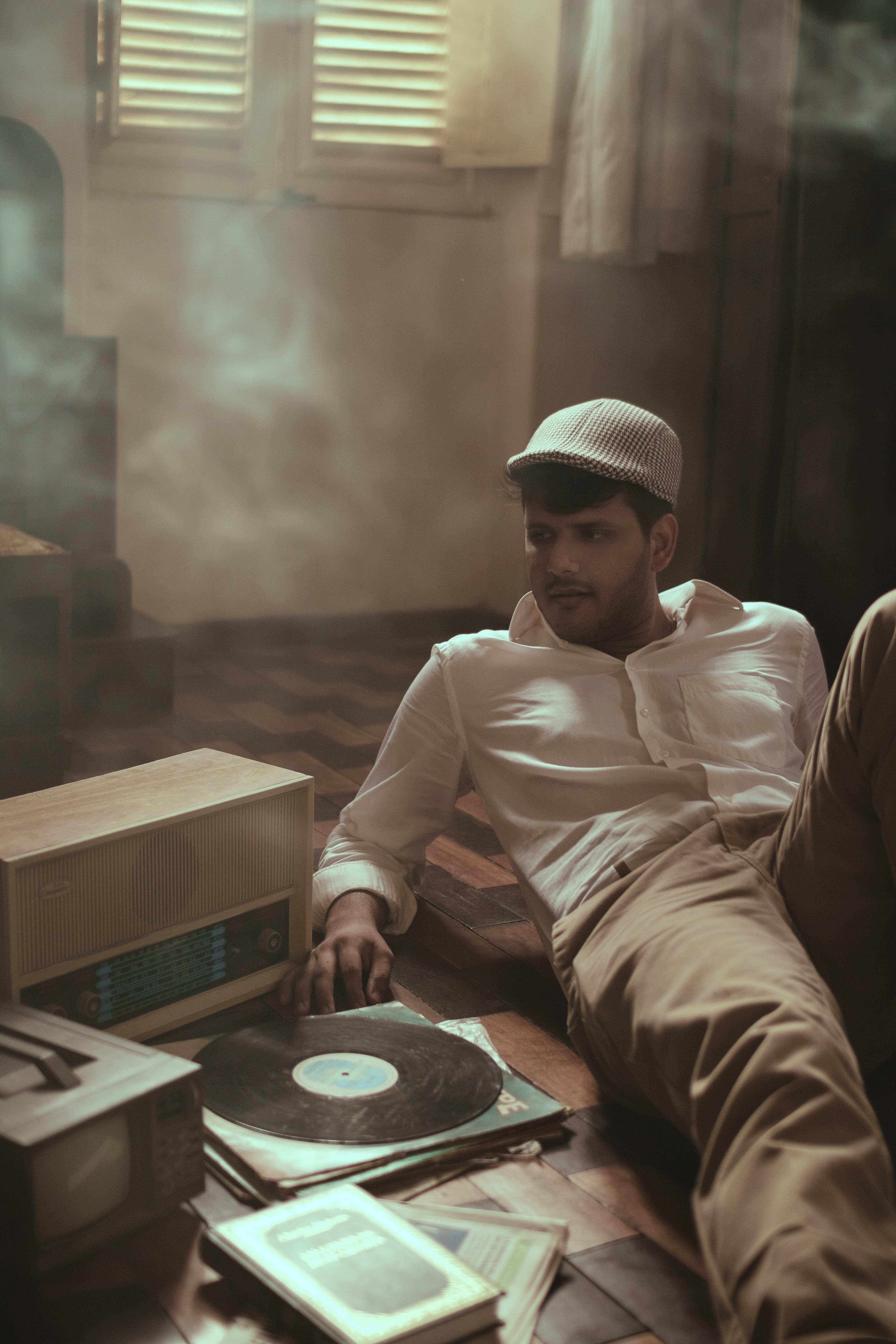 Vinyl Record Man Photos, Download The BEST Free Vinyl Record Man Stock ...