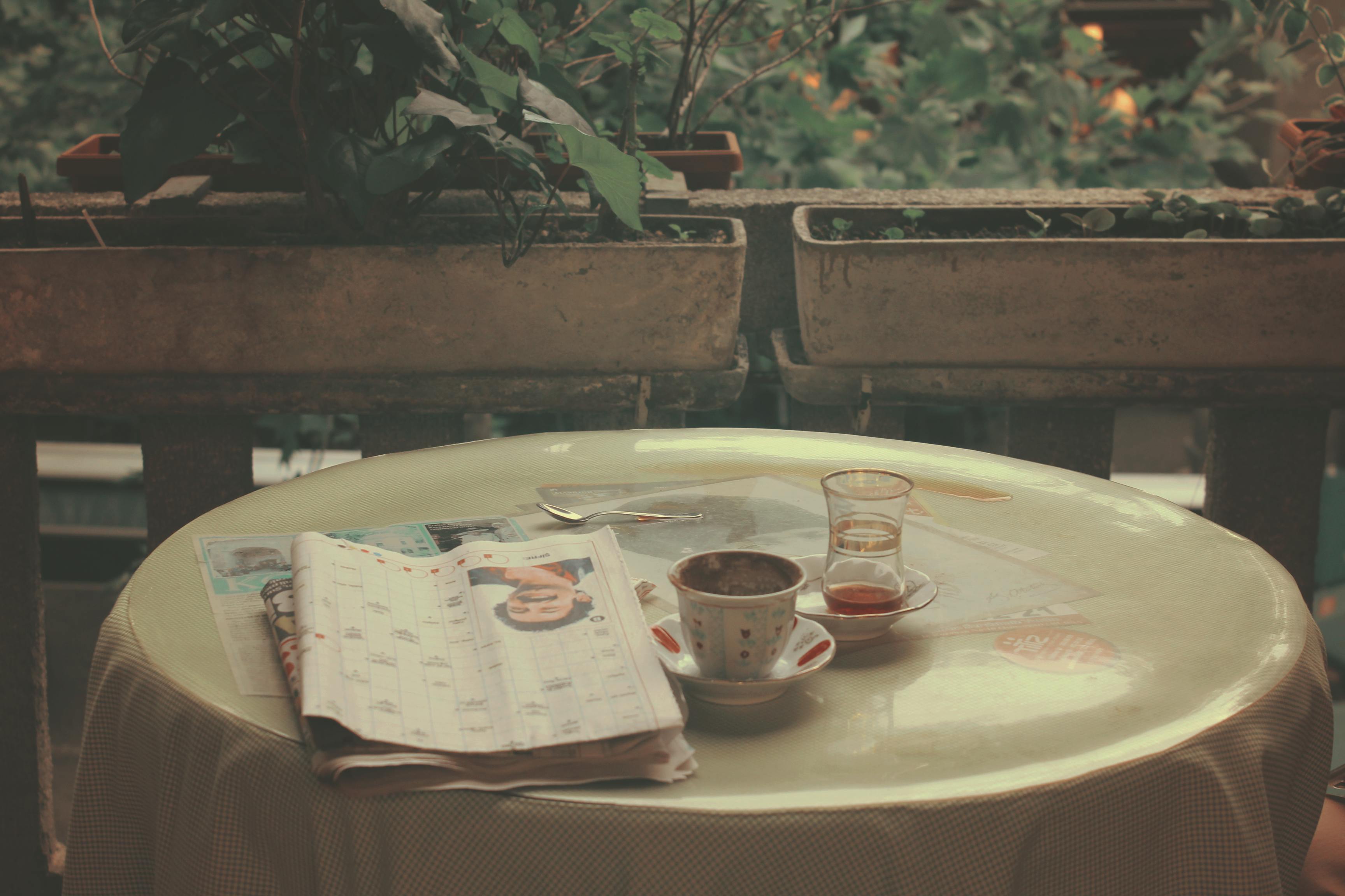 Coffee & magazine · Free Stock Photo