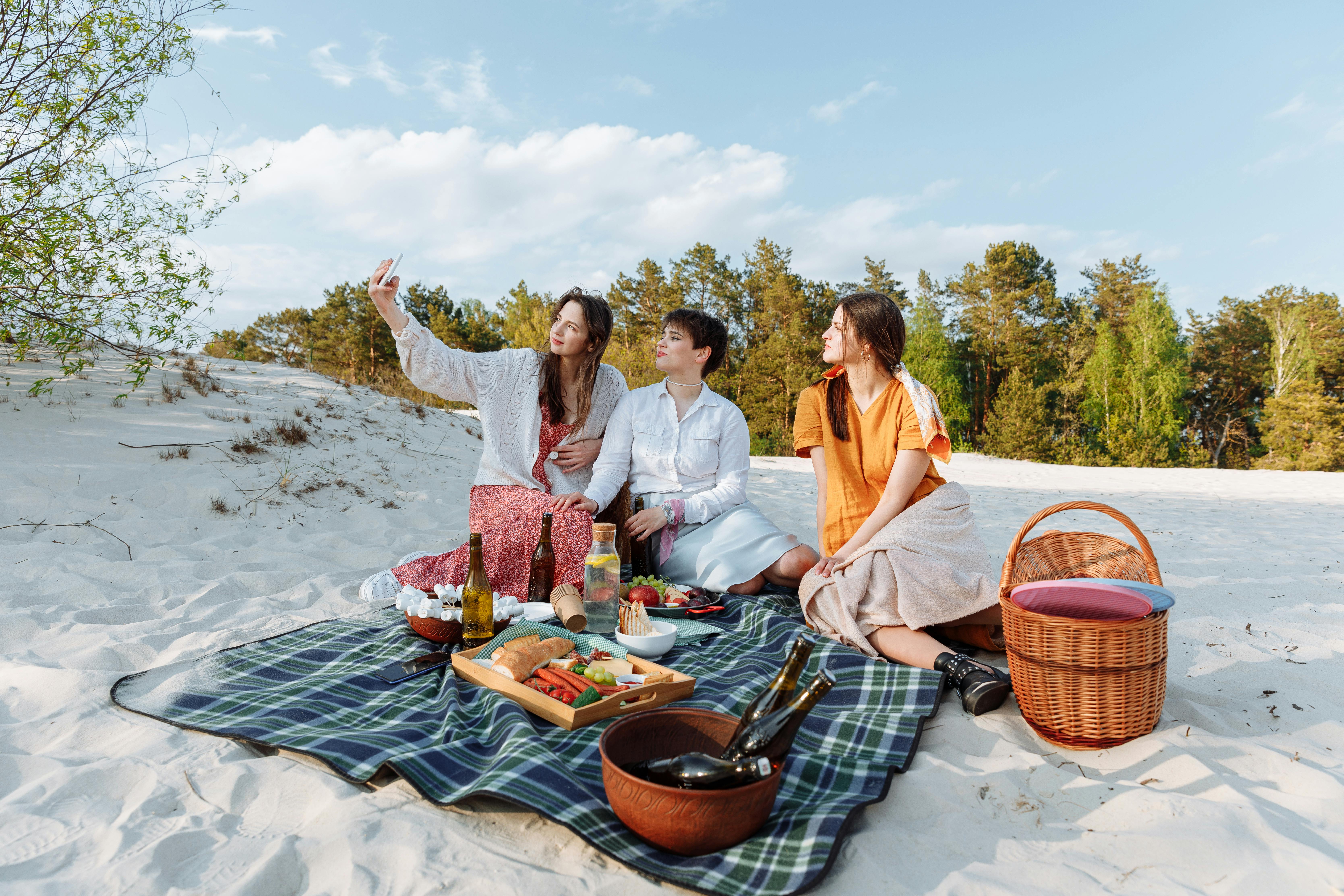 Groufie Photos, Download The BEST Free Groufie Stock Photos & HD Images