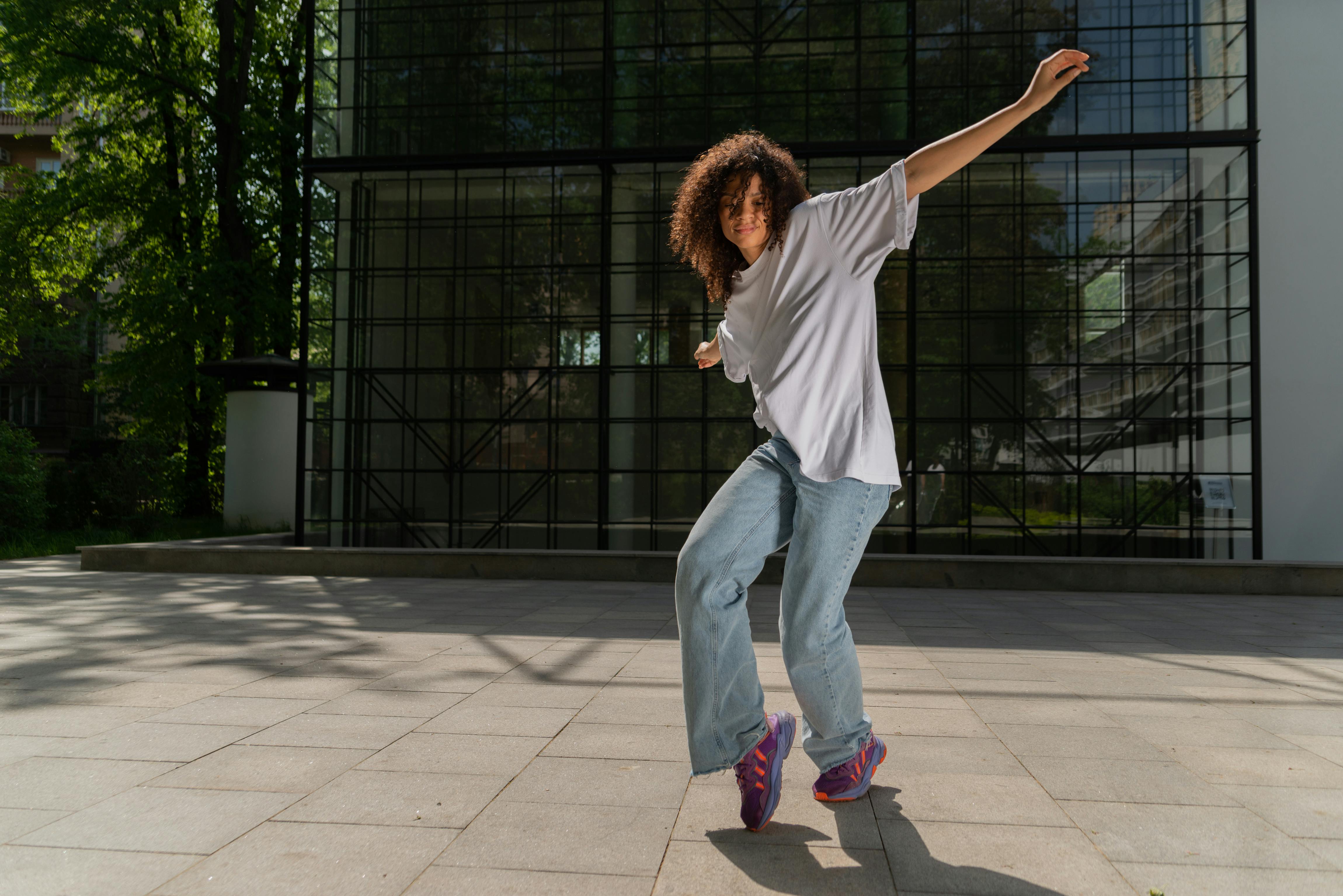 10,000+ Best Pole Dancing Photos · 100% Free Download · Pexels Stock Photos