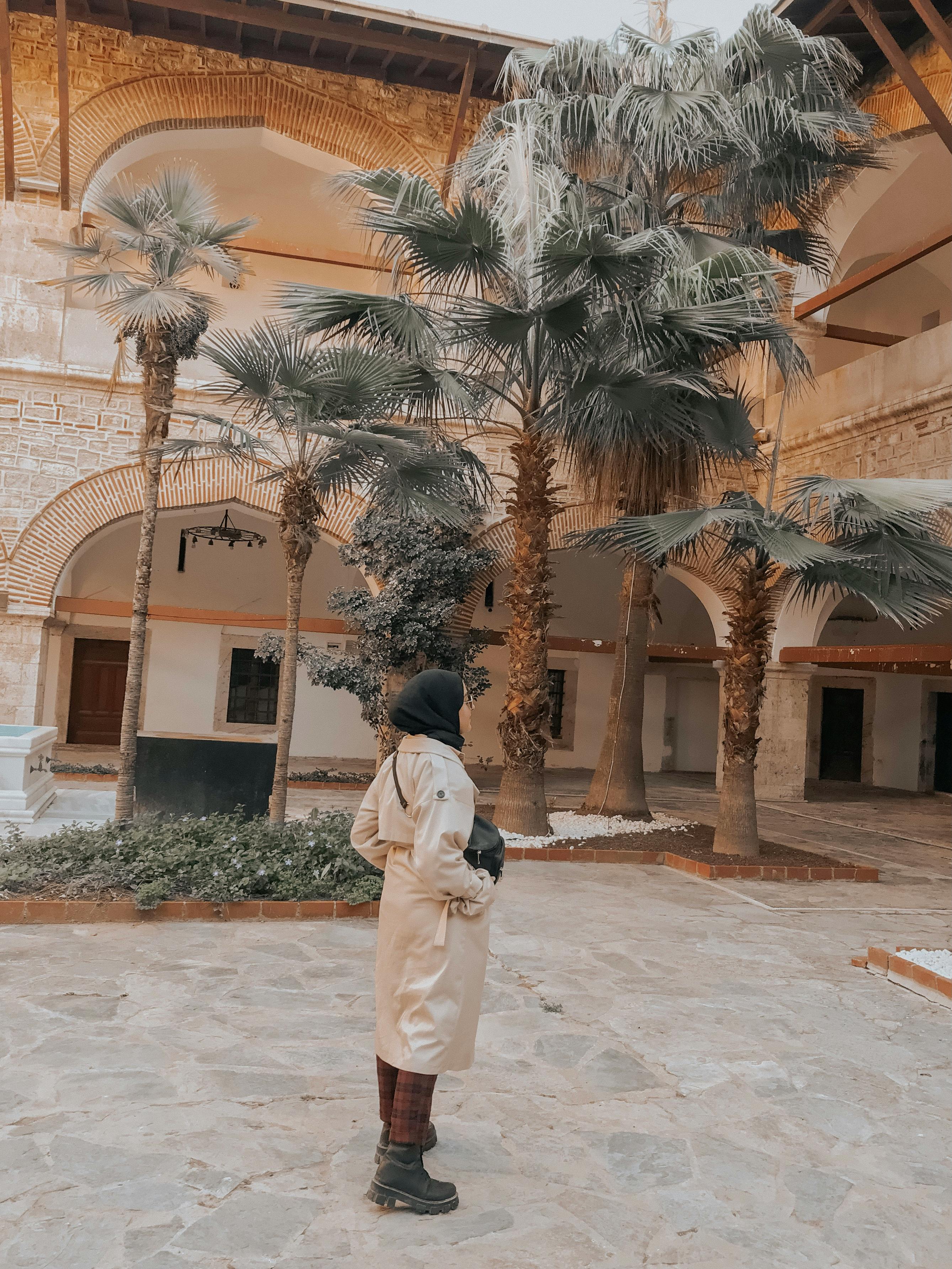 Inner Court of Mansion · Free Stock Photo