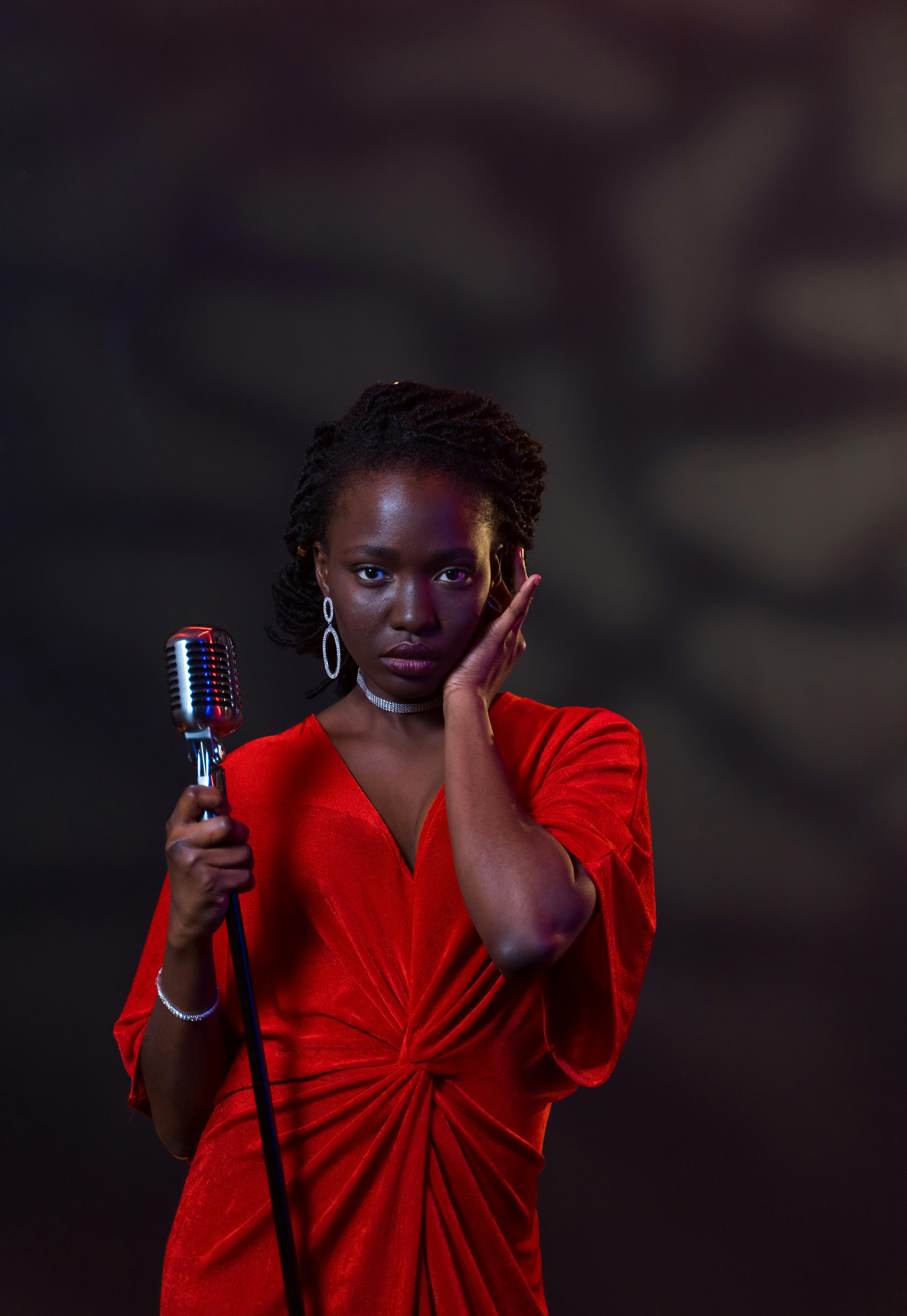 Singer Poster Models Photos, Download The BEST Free Singer Poster ...