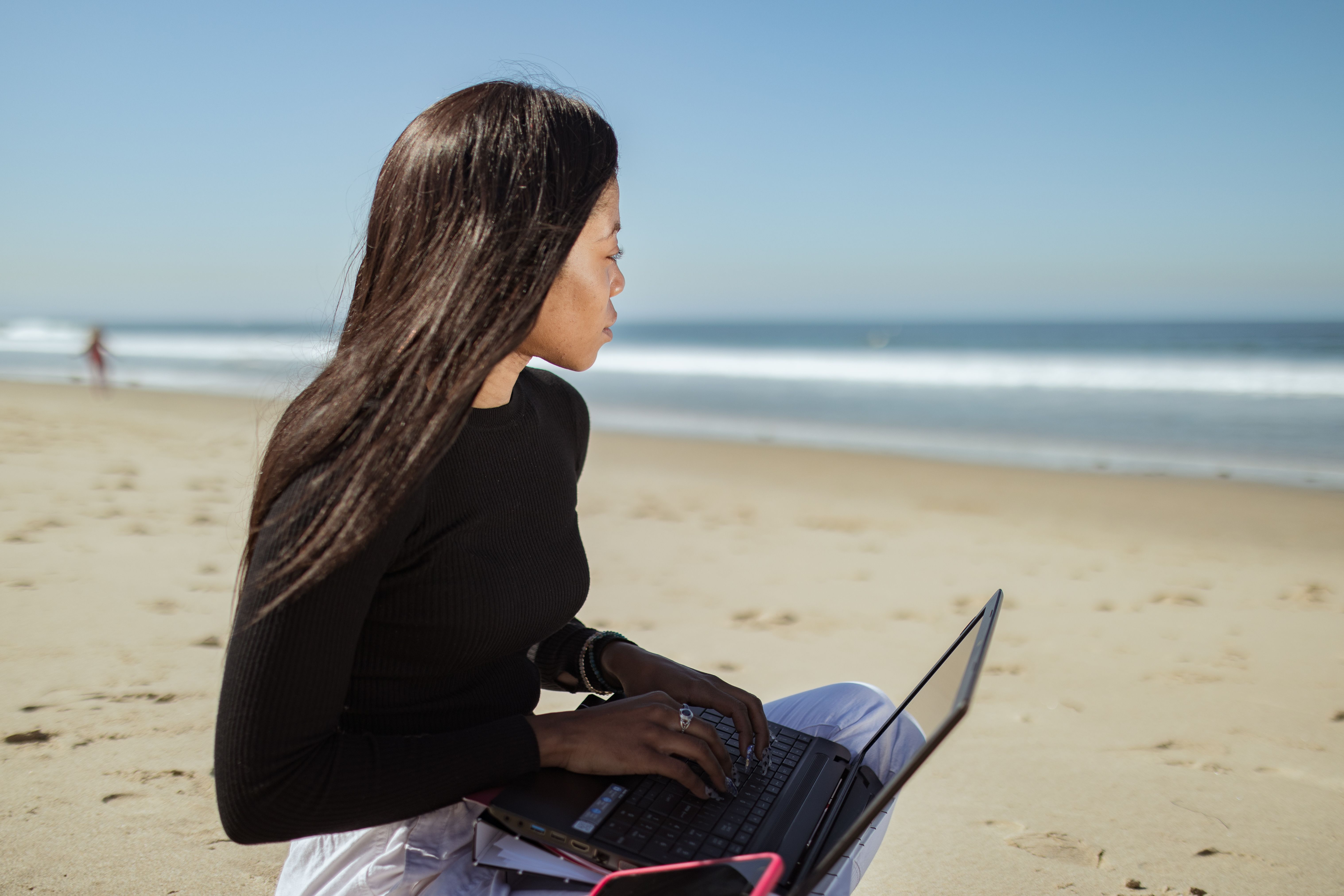 503,730+ Best Free Woman on computer Stock Photos & Images · 100% ...