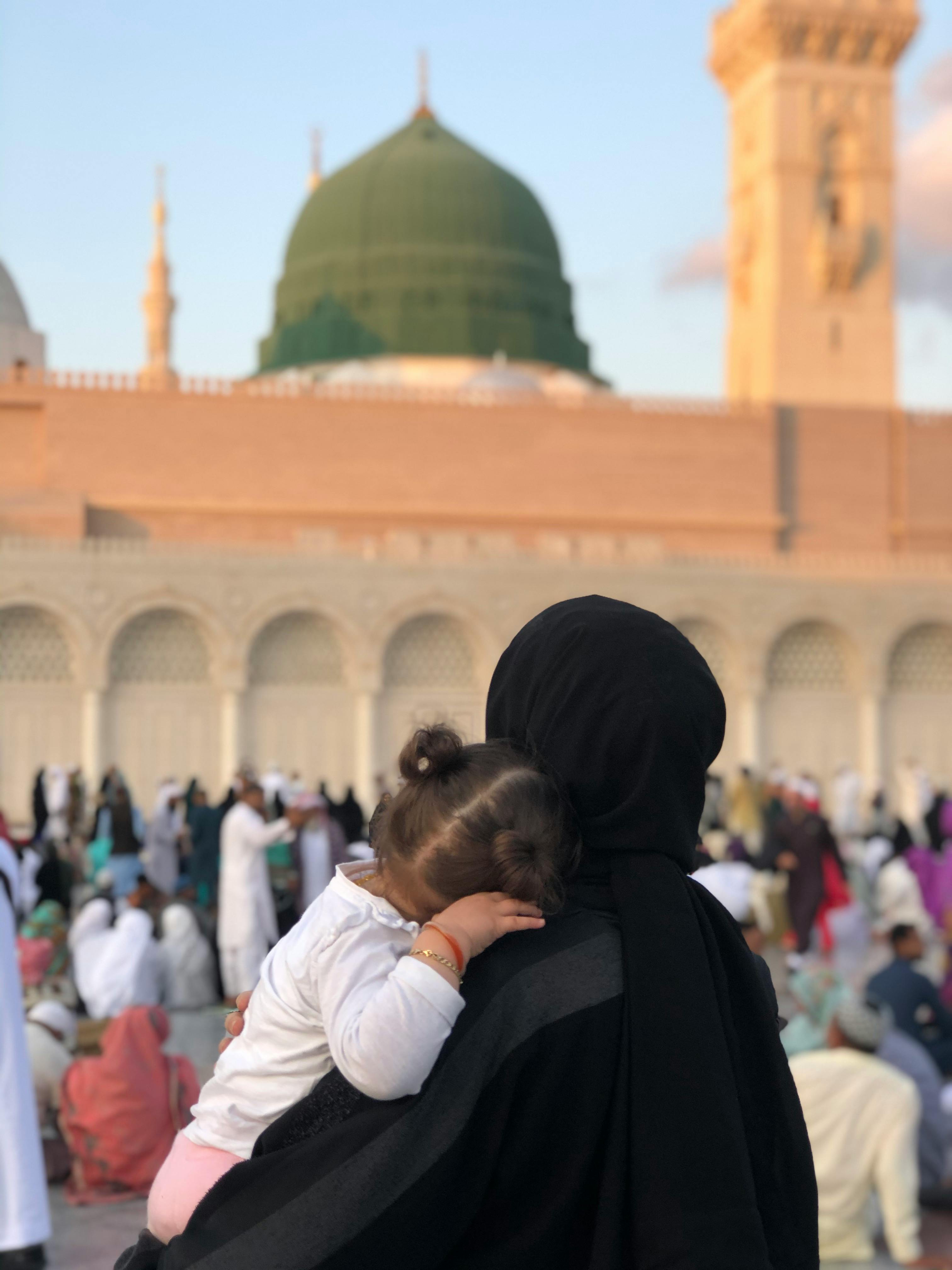 Standing Toddler Back Showing Photos, Download The BEST Free Standing ...