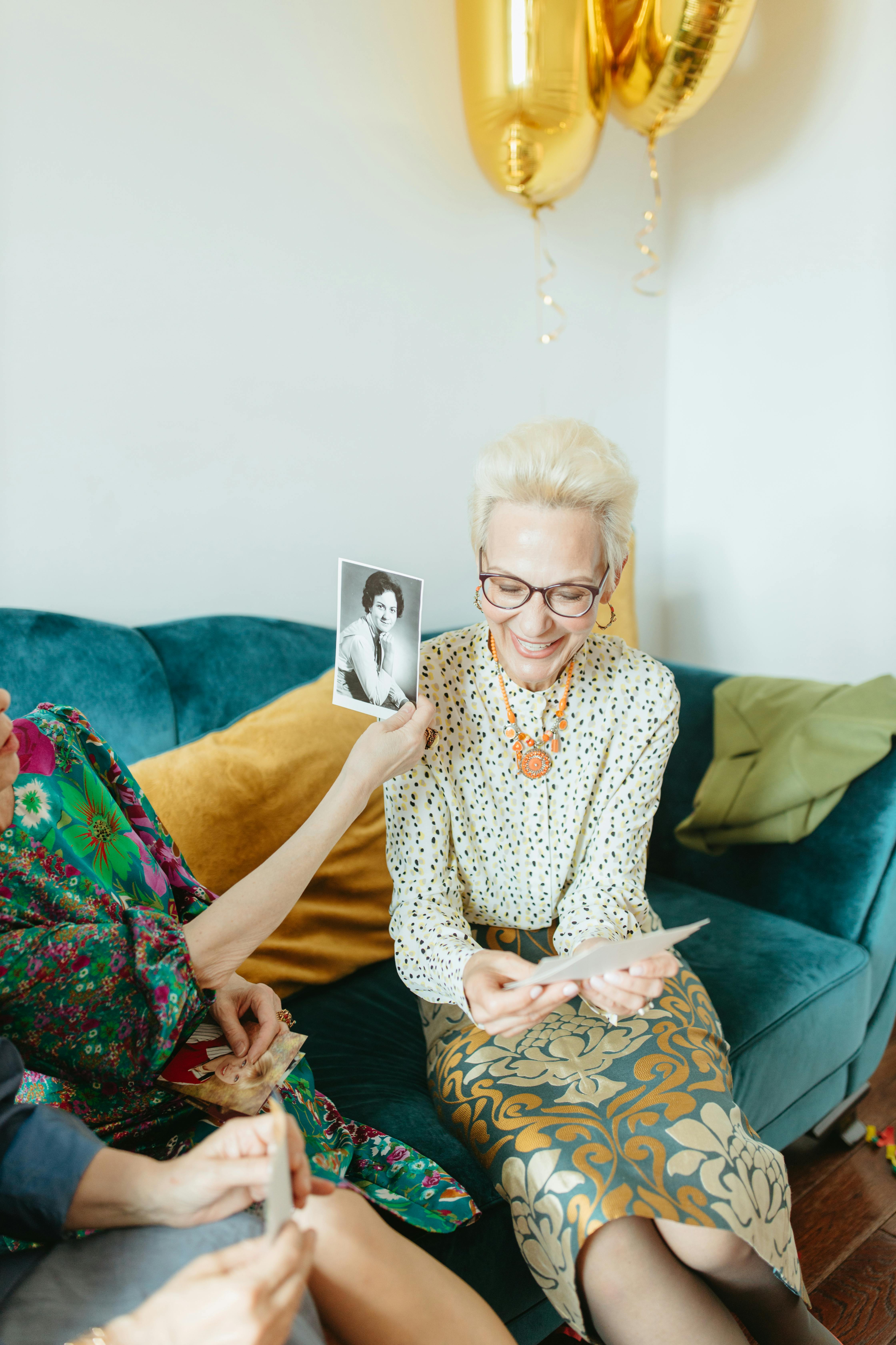 Random Old Person Picture Smiling Photos, Download The BEST Free Random ...