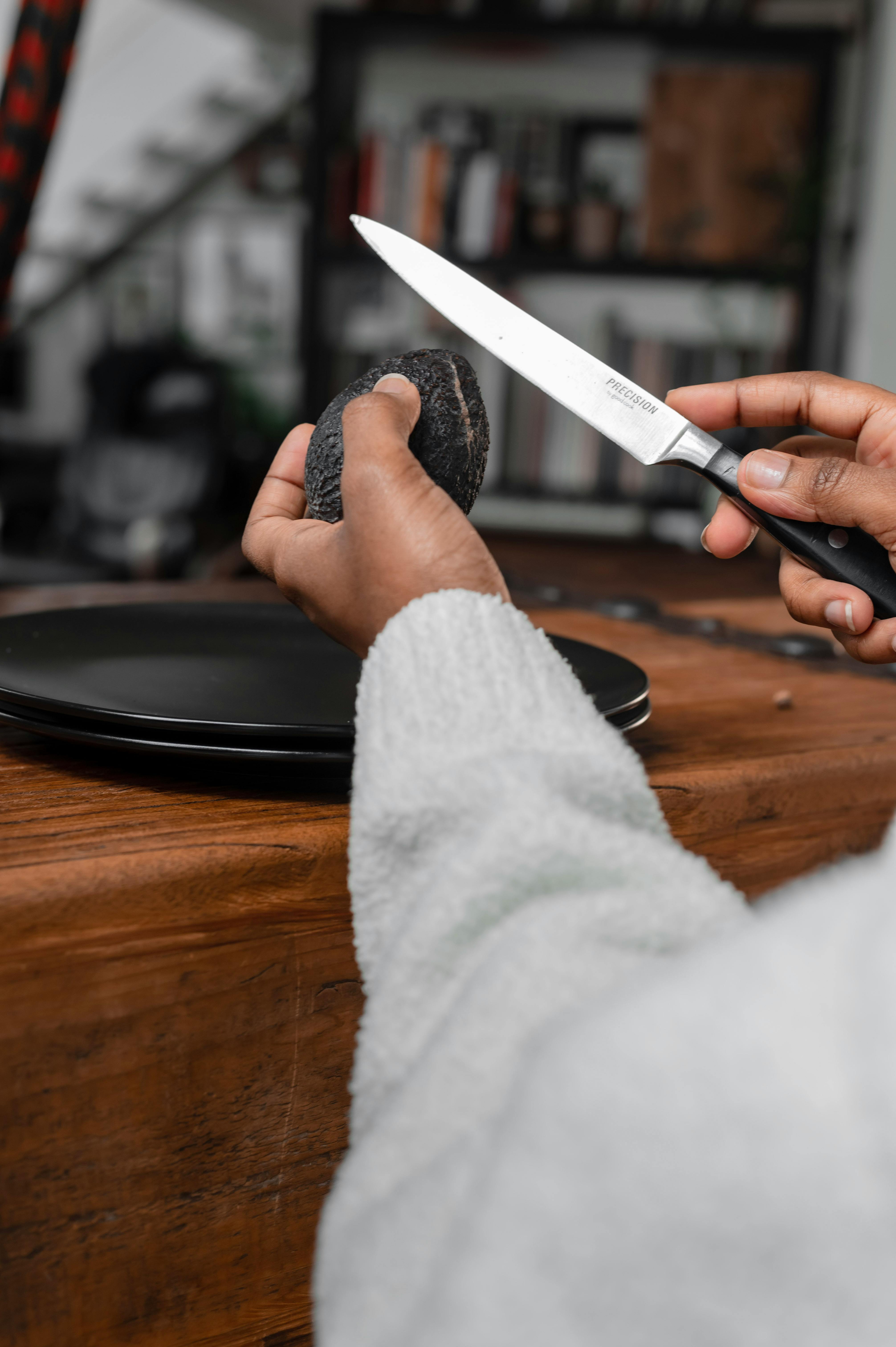 Knife Wielding Photos, Download The BEST Free Knife Wielding Stock ...