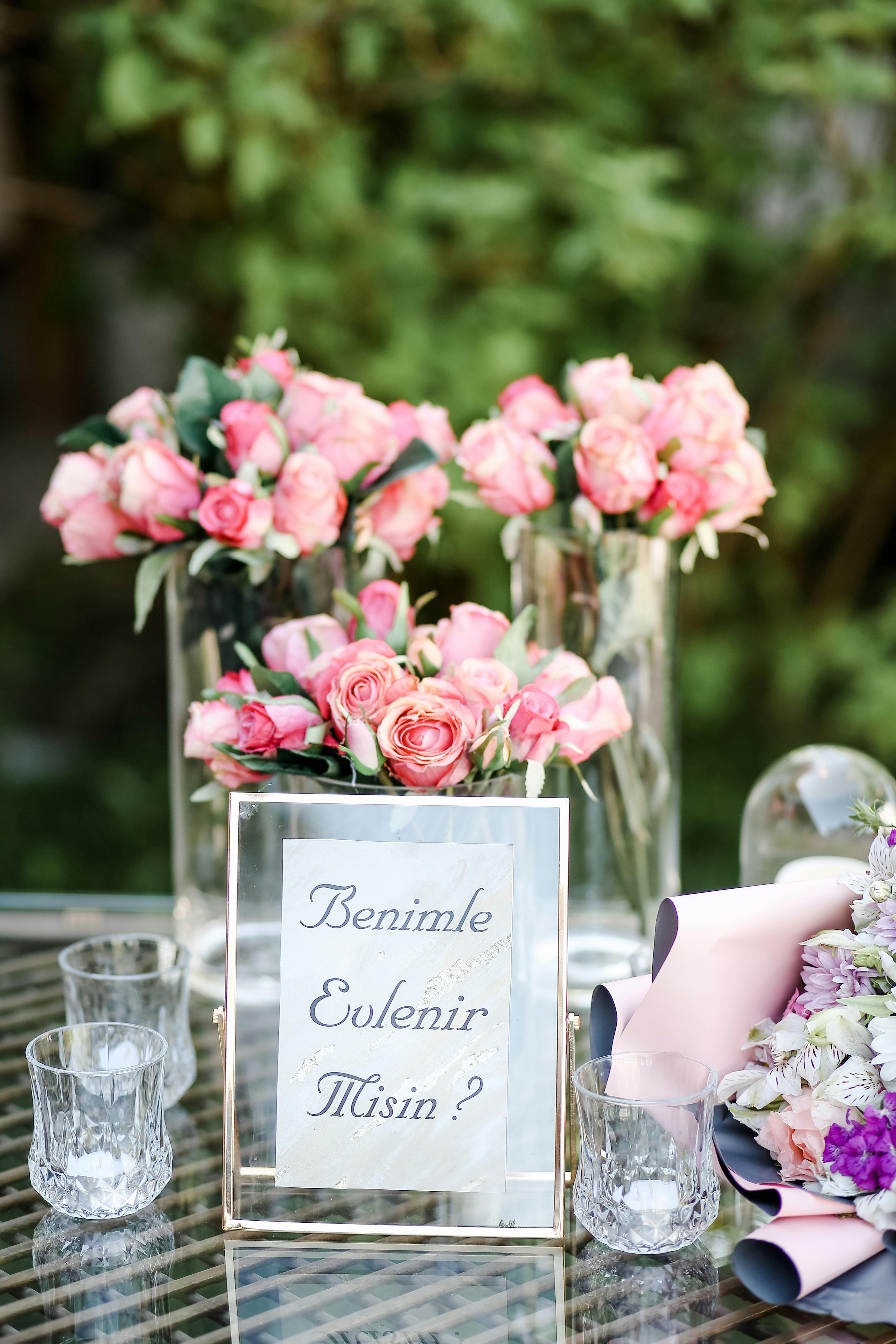 Sign and Flowers · Free Stock Photo