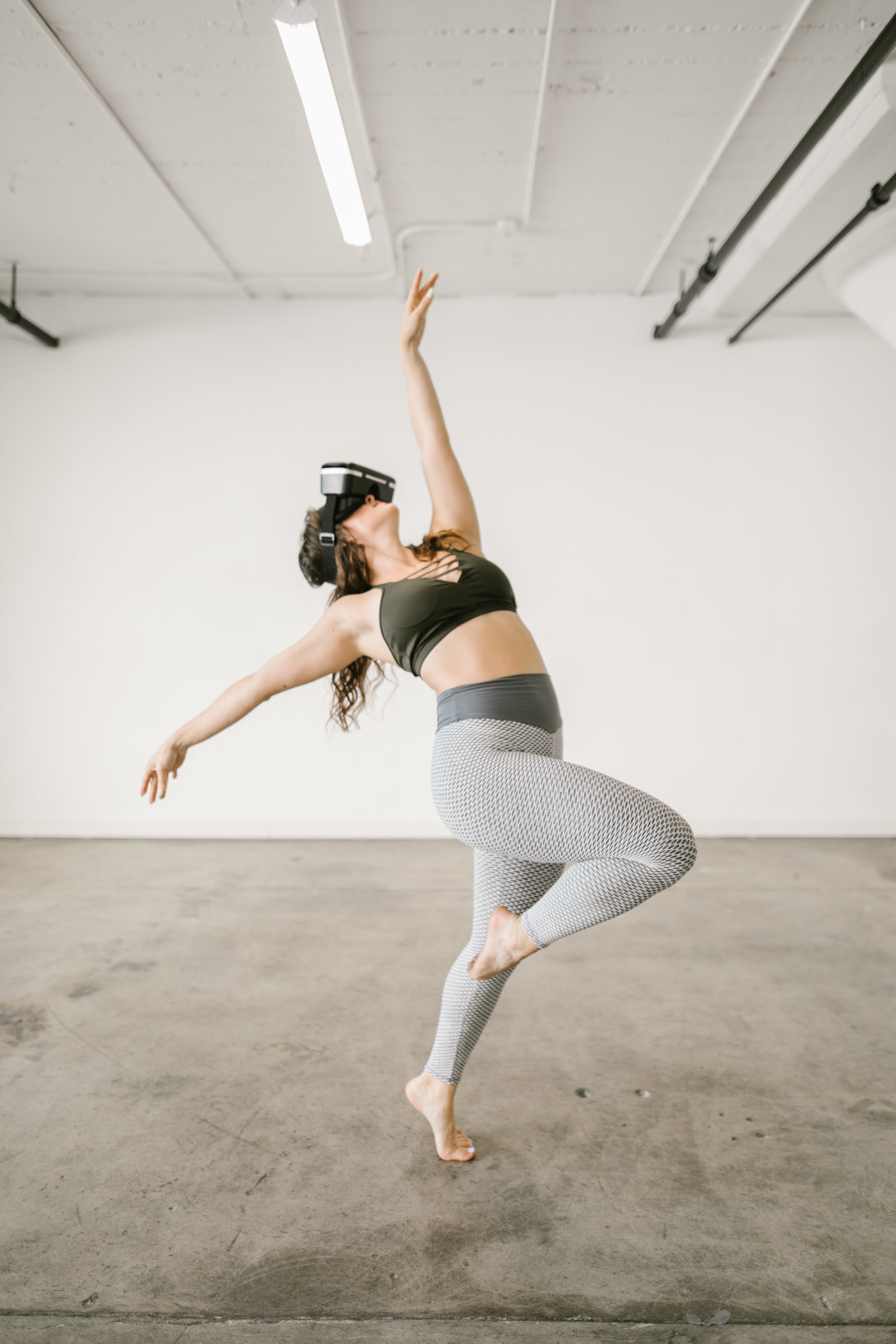 Women in Costume Dancing Traditionally · Free Stock Photo
