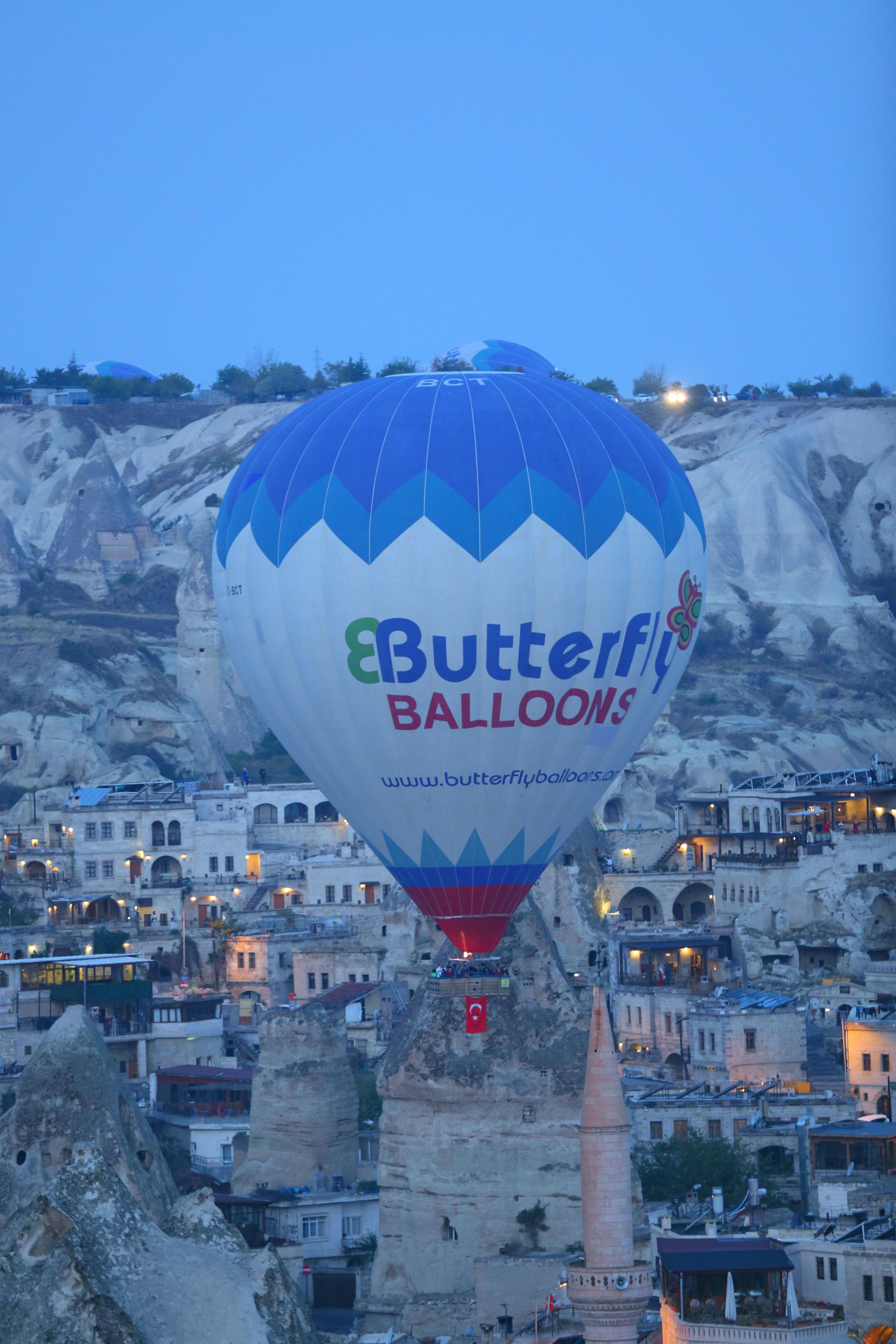 Floating Hot Air Balloon · Free Stock Photo