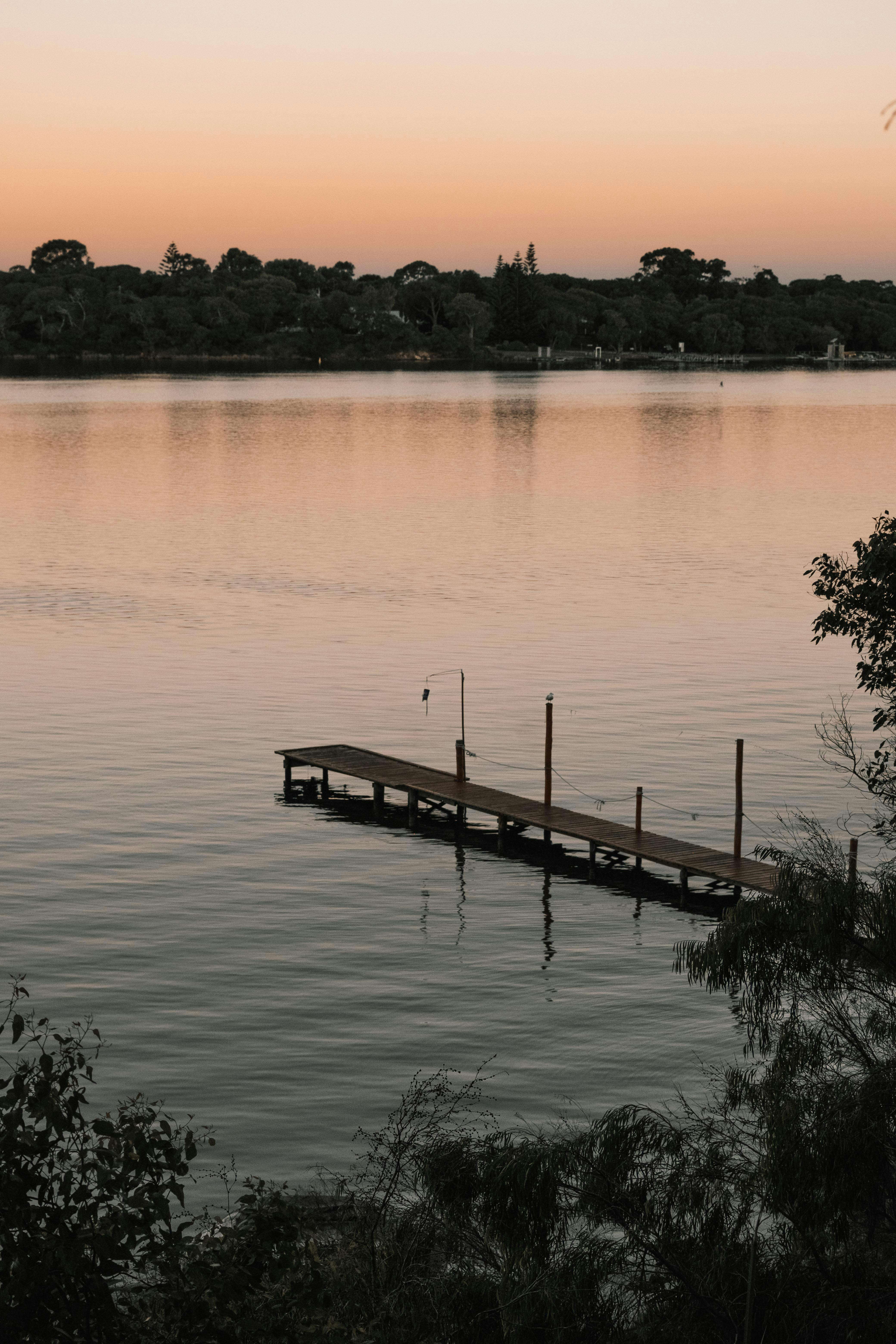 Calm Lake at Sunset · Free Stock Photo