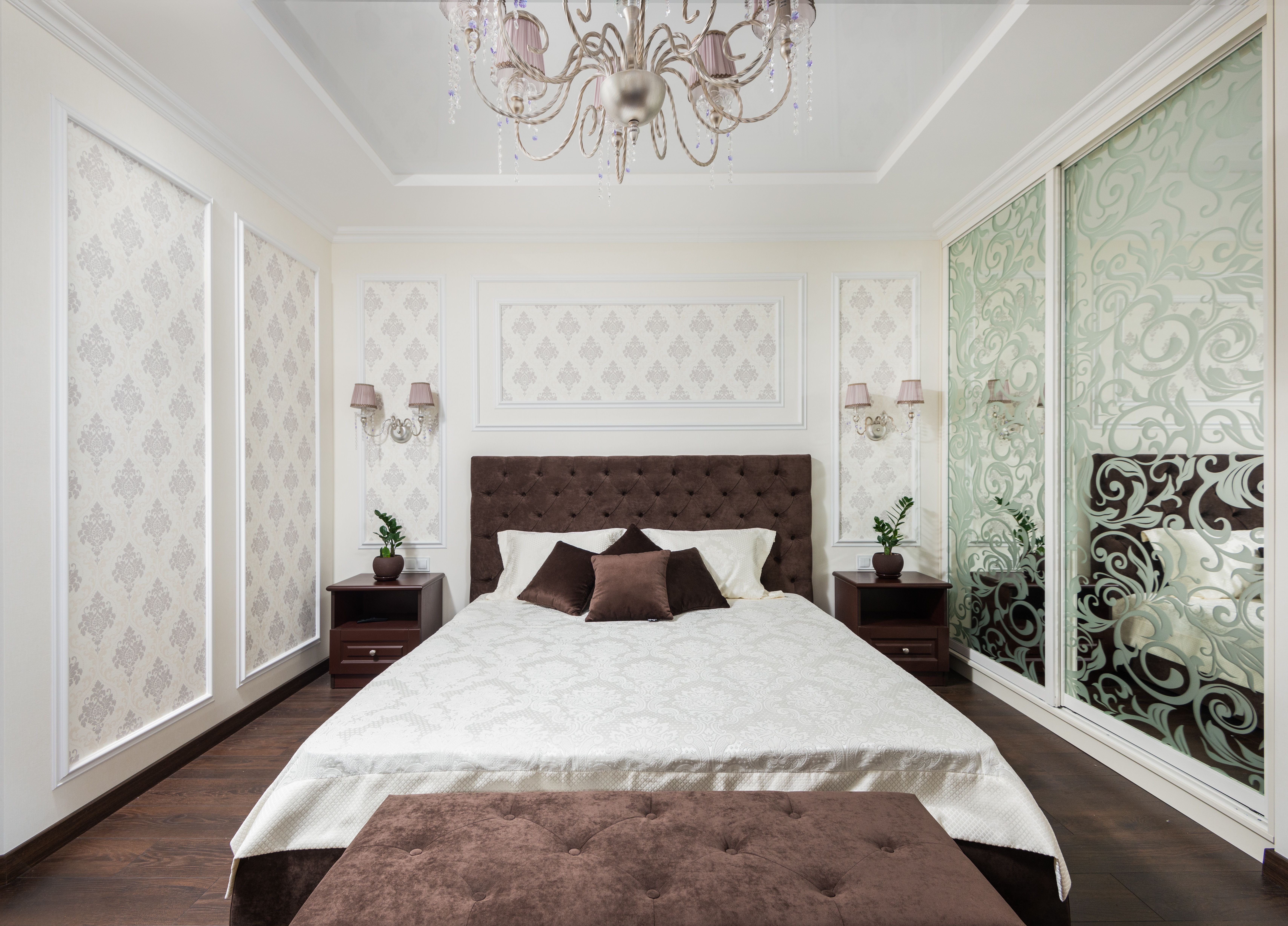 Bed in Bedroom · Free Stock Photo
