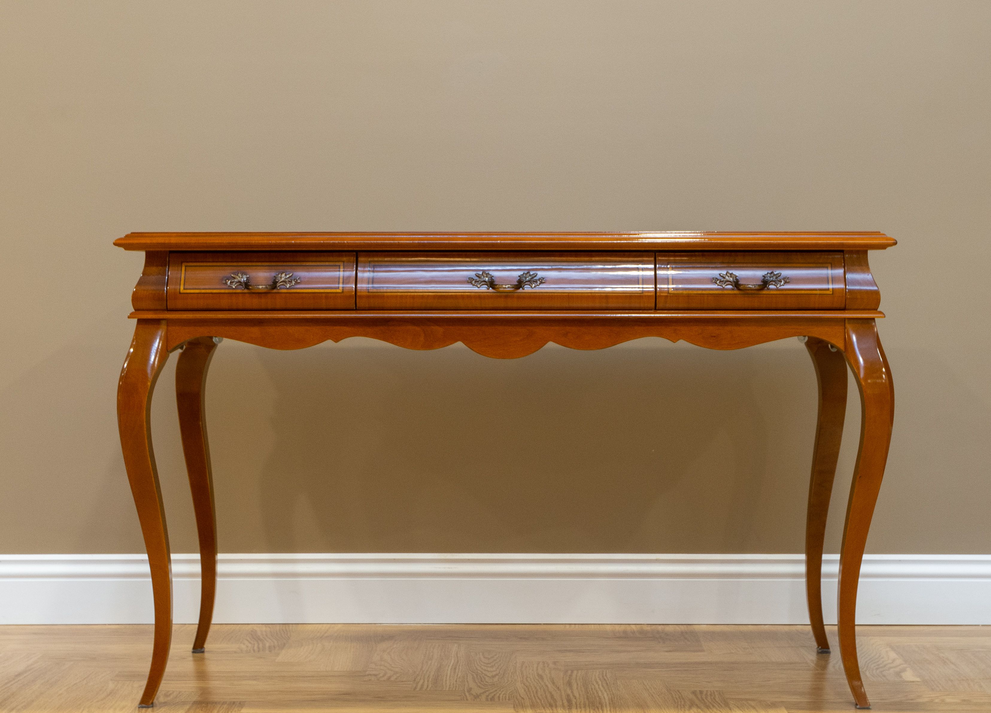 10+ Best Mahogany Photos · 100% Free Download · Pexels Stock Photos