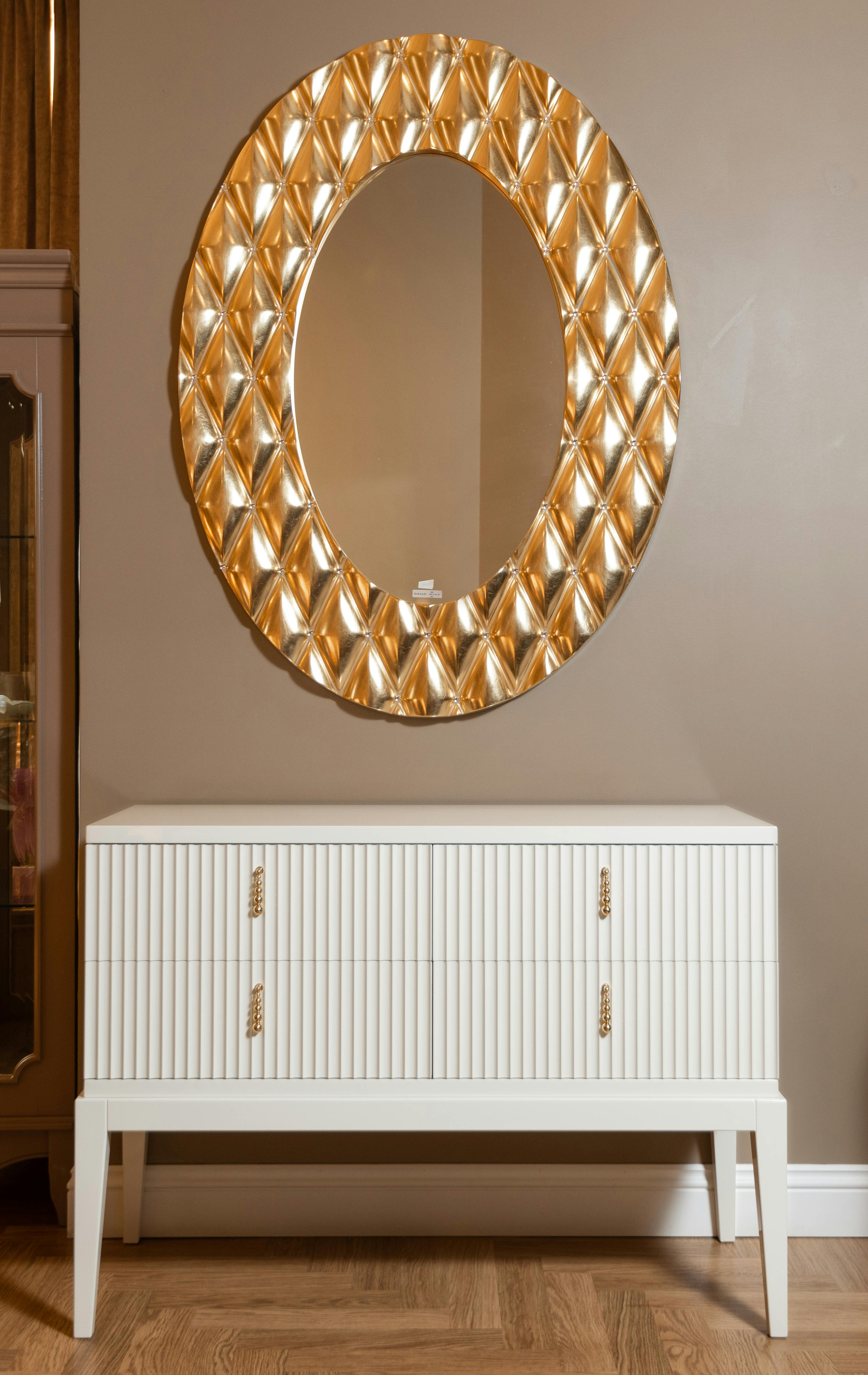 Mirror Walls Photos, Download The BEST Free Mirror Walls Stock Photos ...