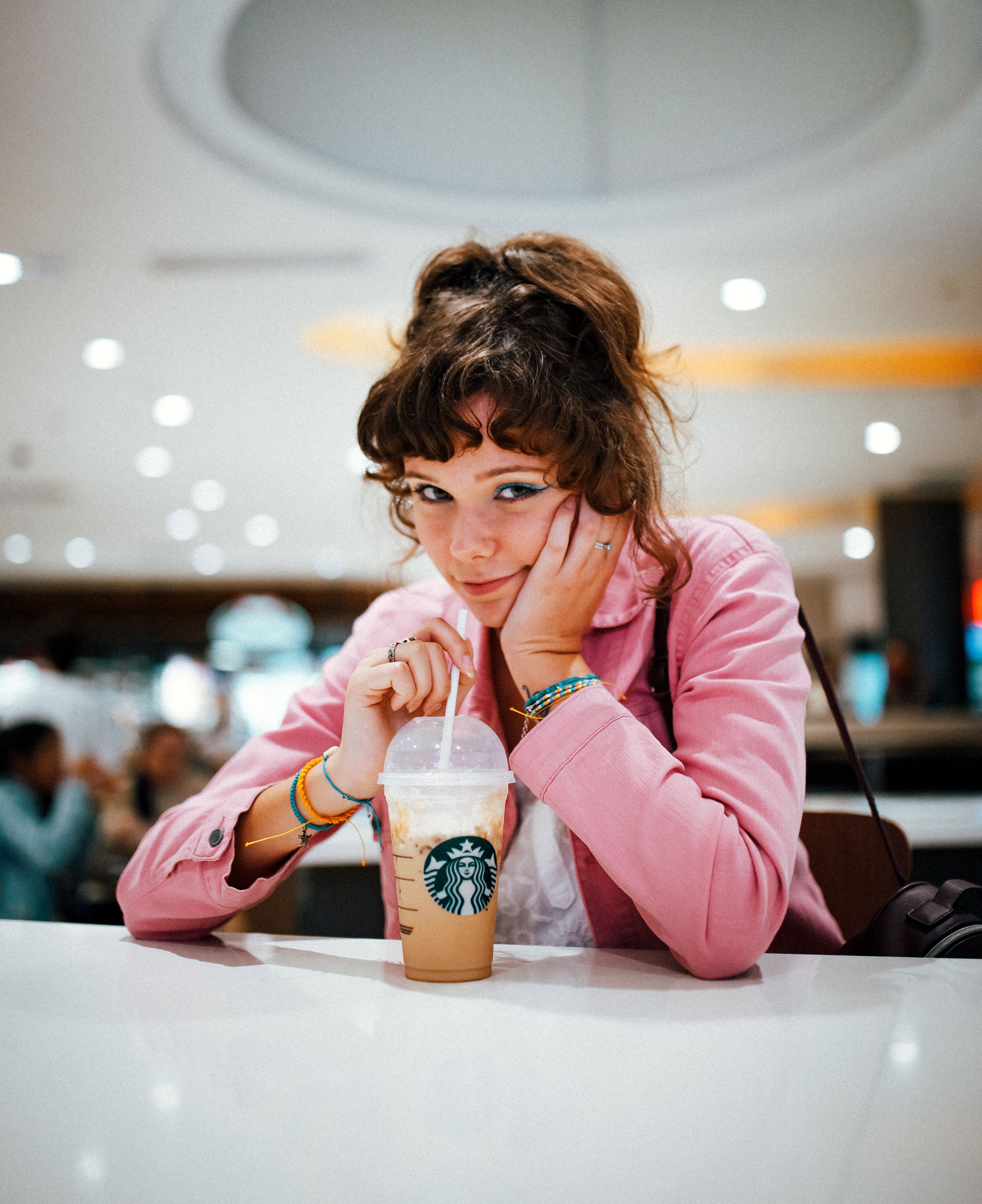 Starbucks Girls Photos, Download The BEST Free Starbucks Girls Stock ...