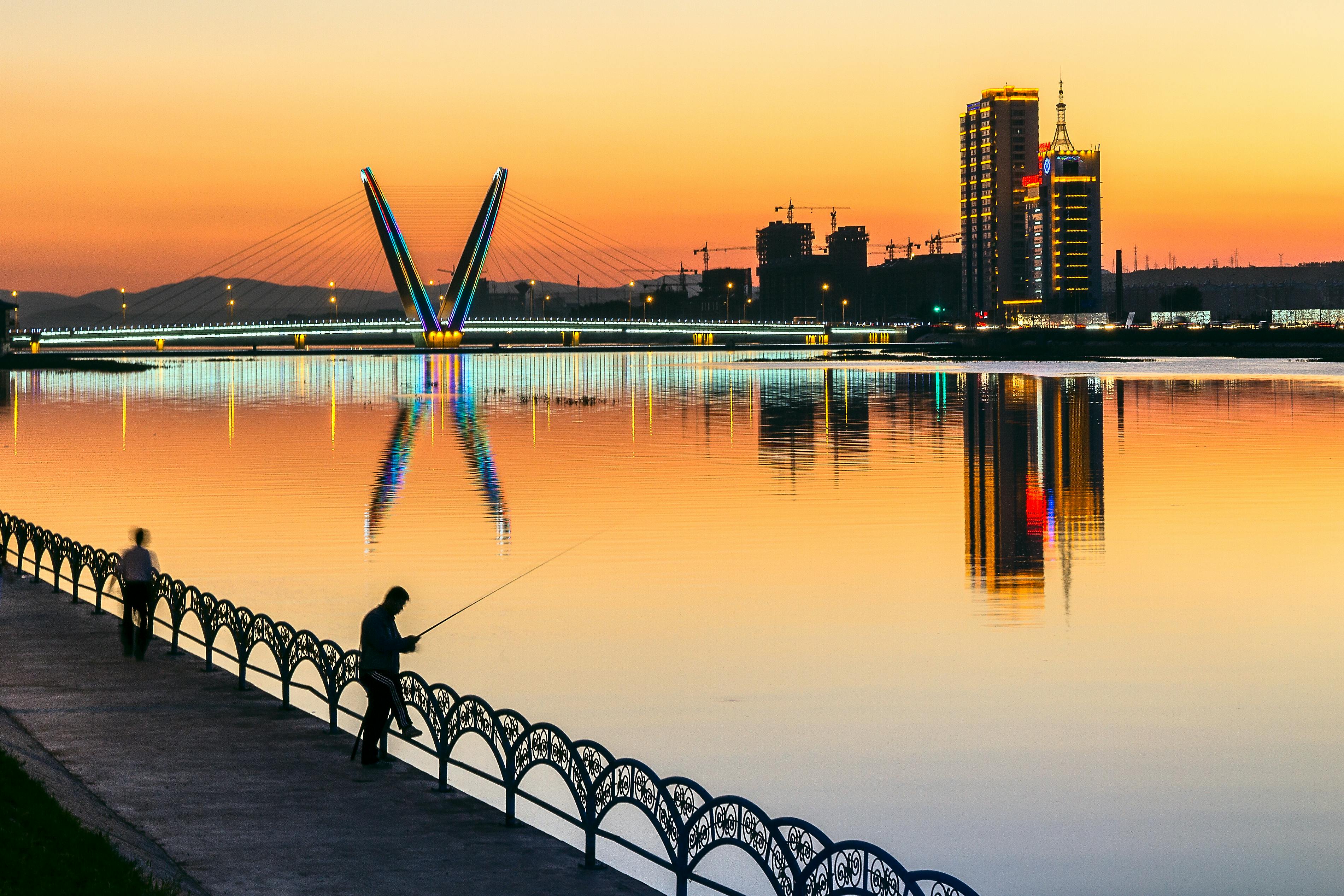 Tianchi Bridge in Yanji, China Illuminated at Sunset · Free Stock Photo