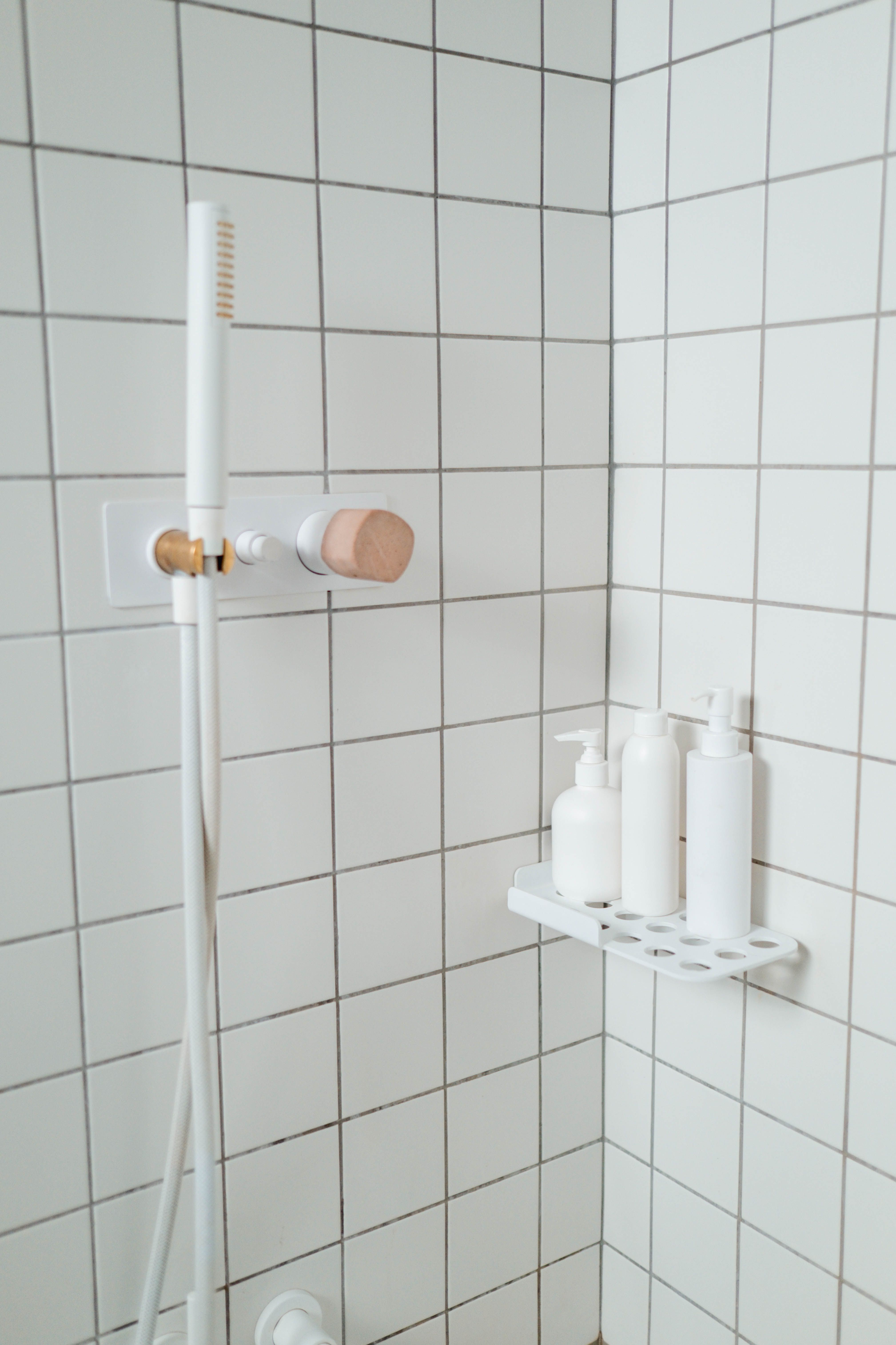 White Tiled Shower Room · Free Stock Photo