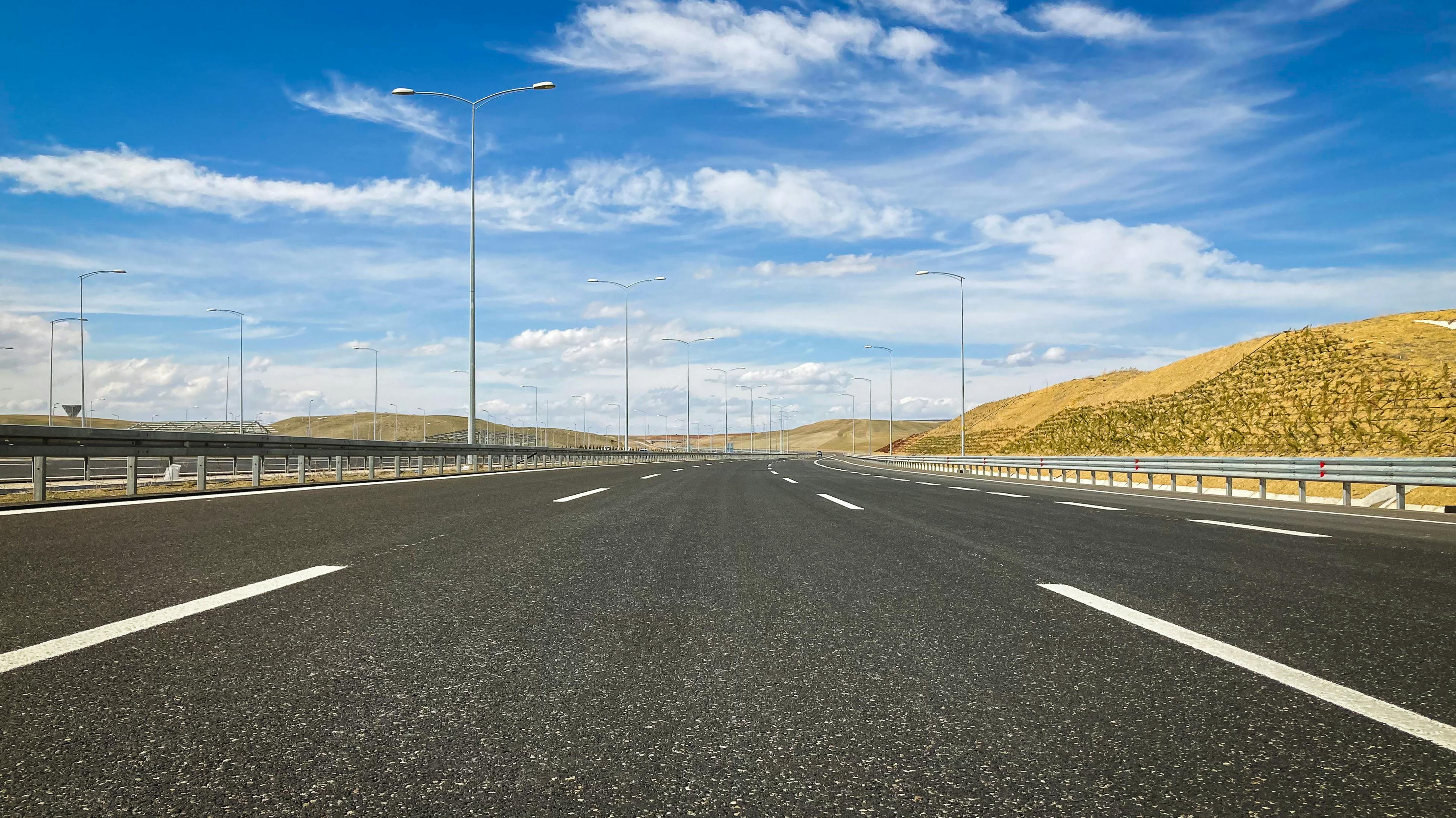 Photography of the Road · Free Stock Photo