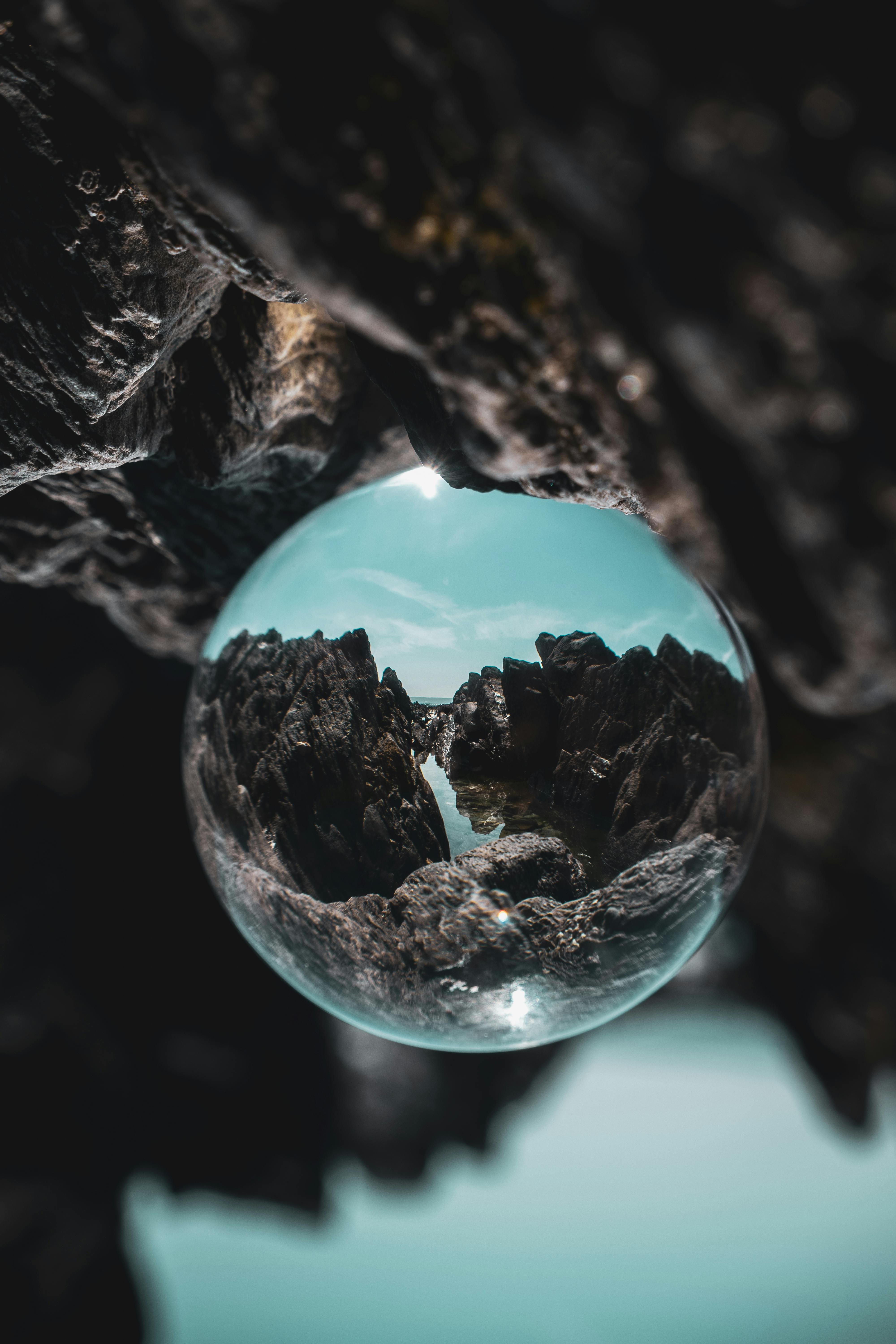 Light Reflection on Water · Free Stock Photo