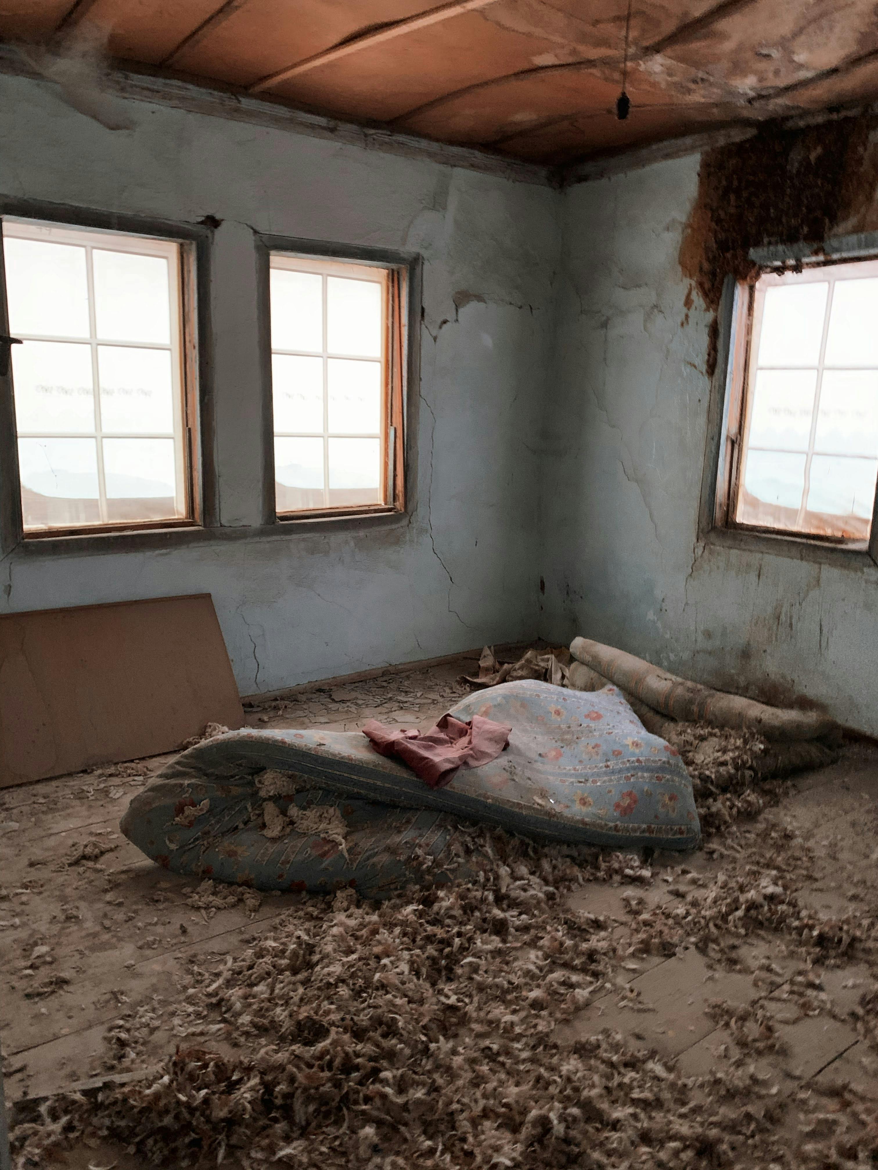 Damaged Room Photos, Download The BEST Free Damaged Room Stock Photos ...