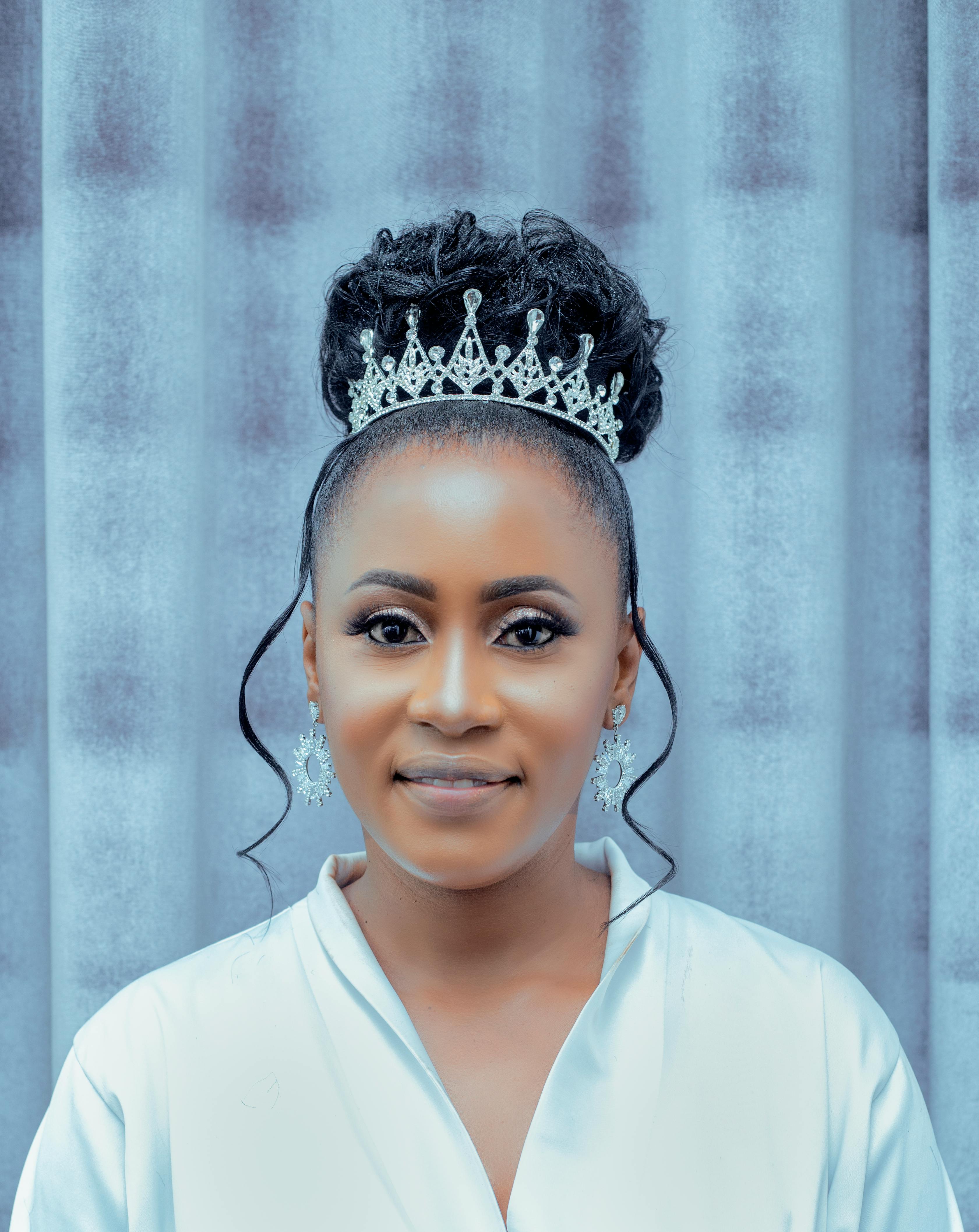 Woman Wearing Paper Crown · Free Stock Photo