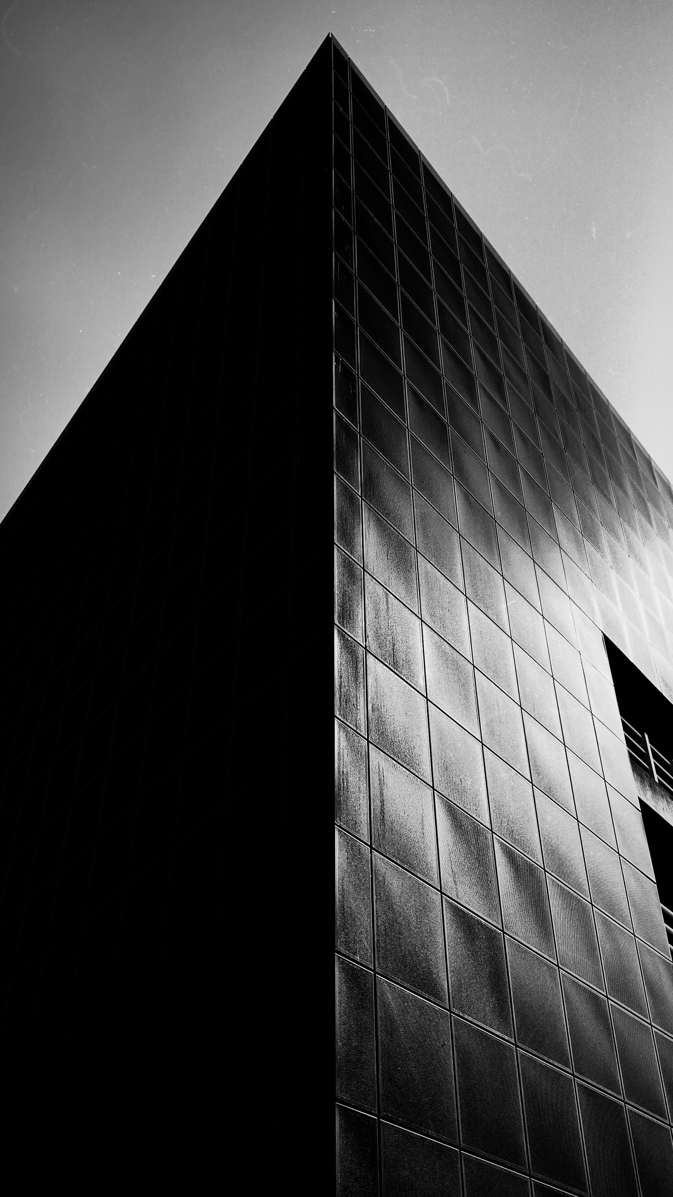 Grayscale Photo of a Building · Free Stock Photo