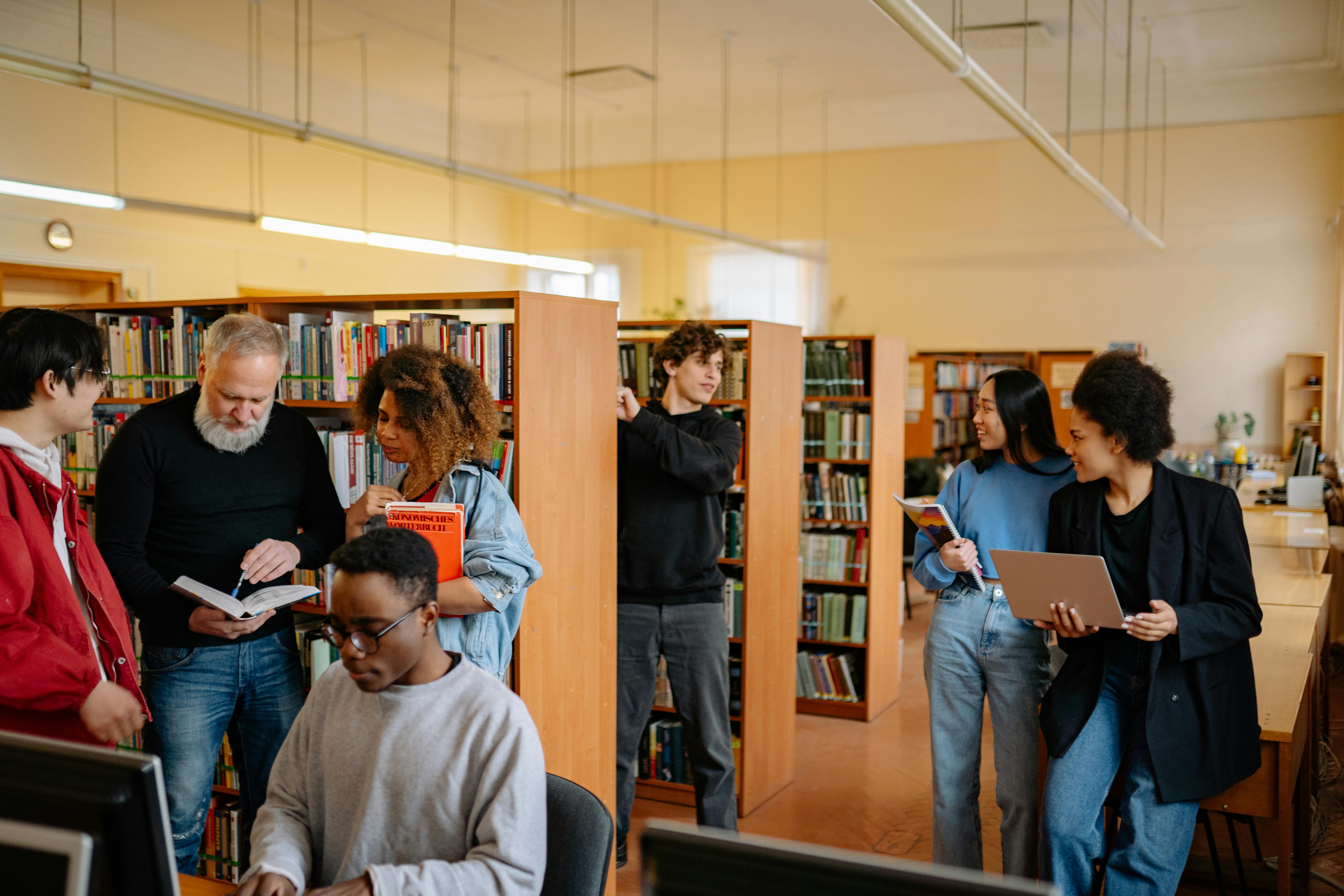 People inside the Library · Free Stock Photo