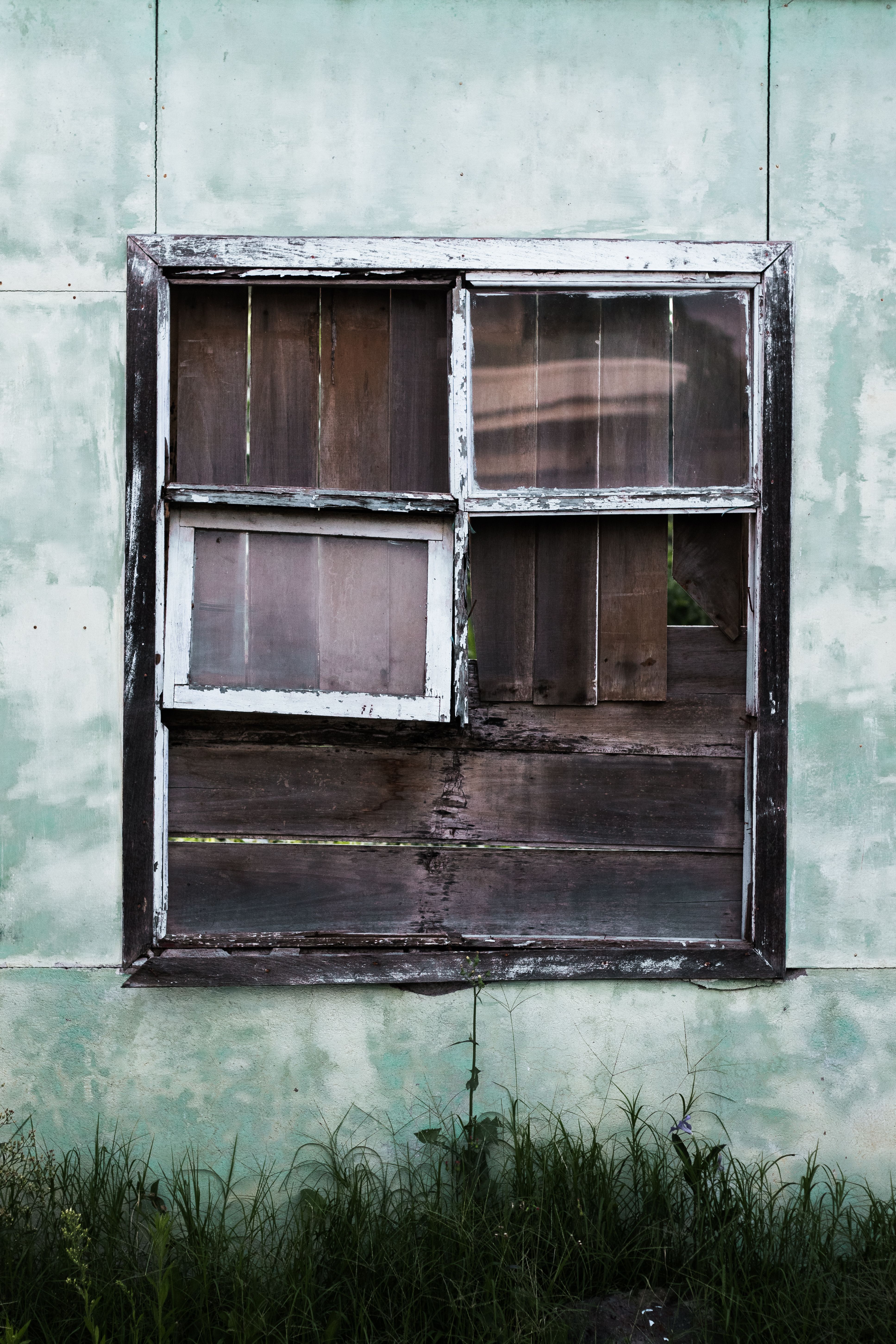 Photograph of a Wooden Window · Free Stock Photo