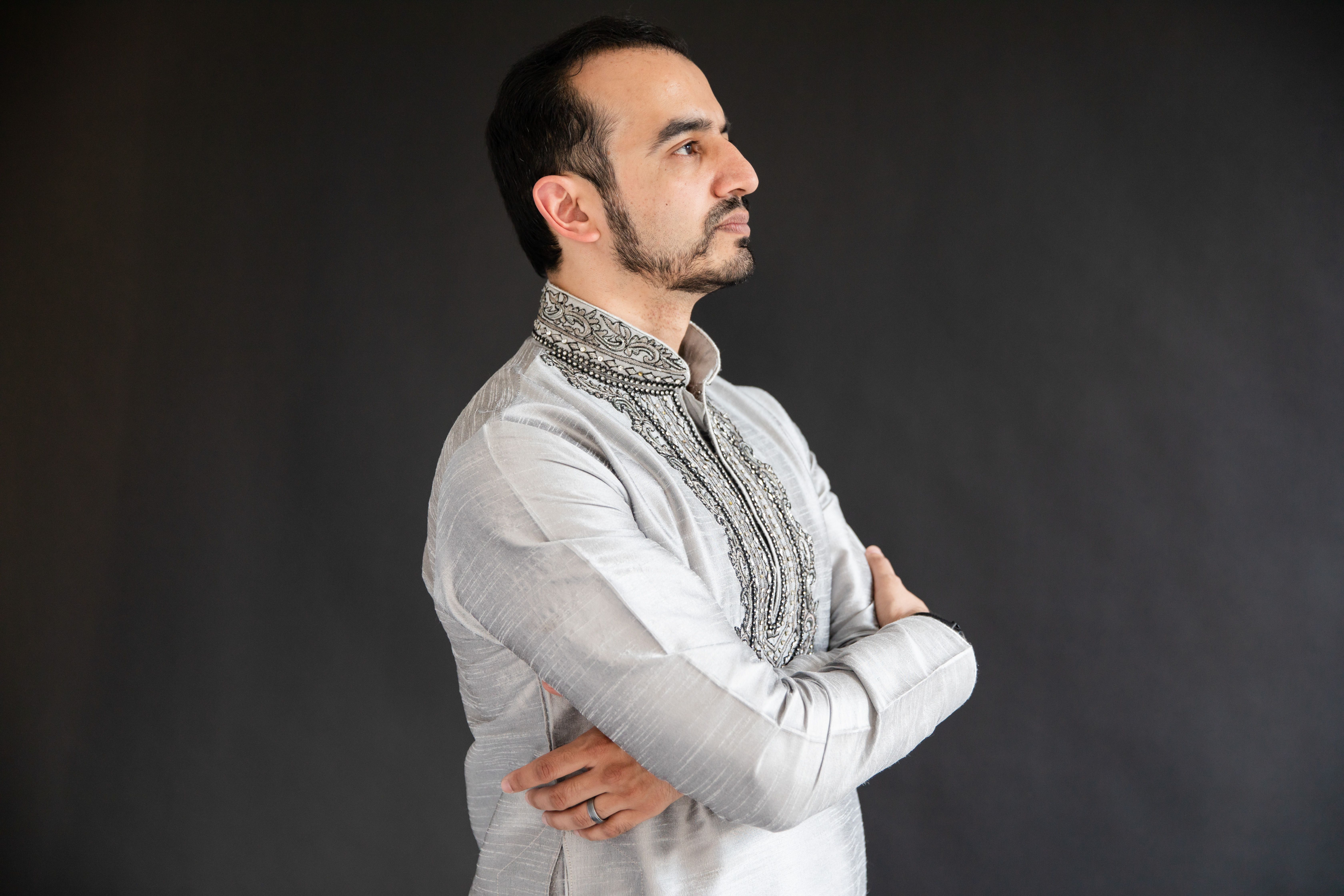 Formal Arms Crossed Portrait Photos, Download The BEST Free Formal Arms ...
